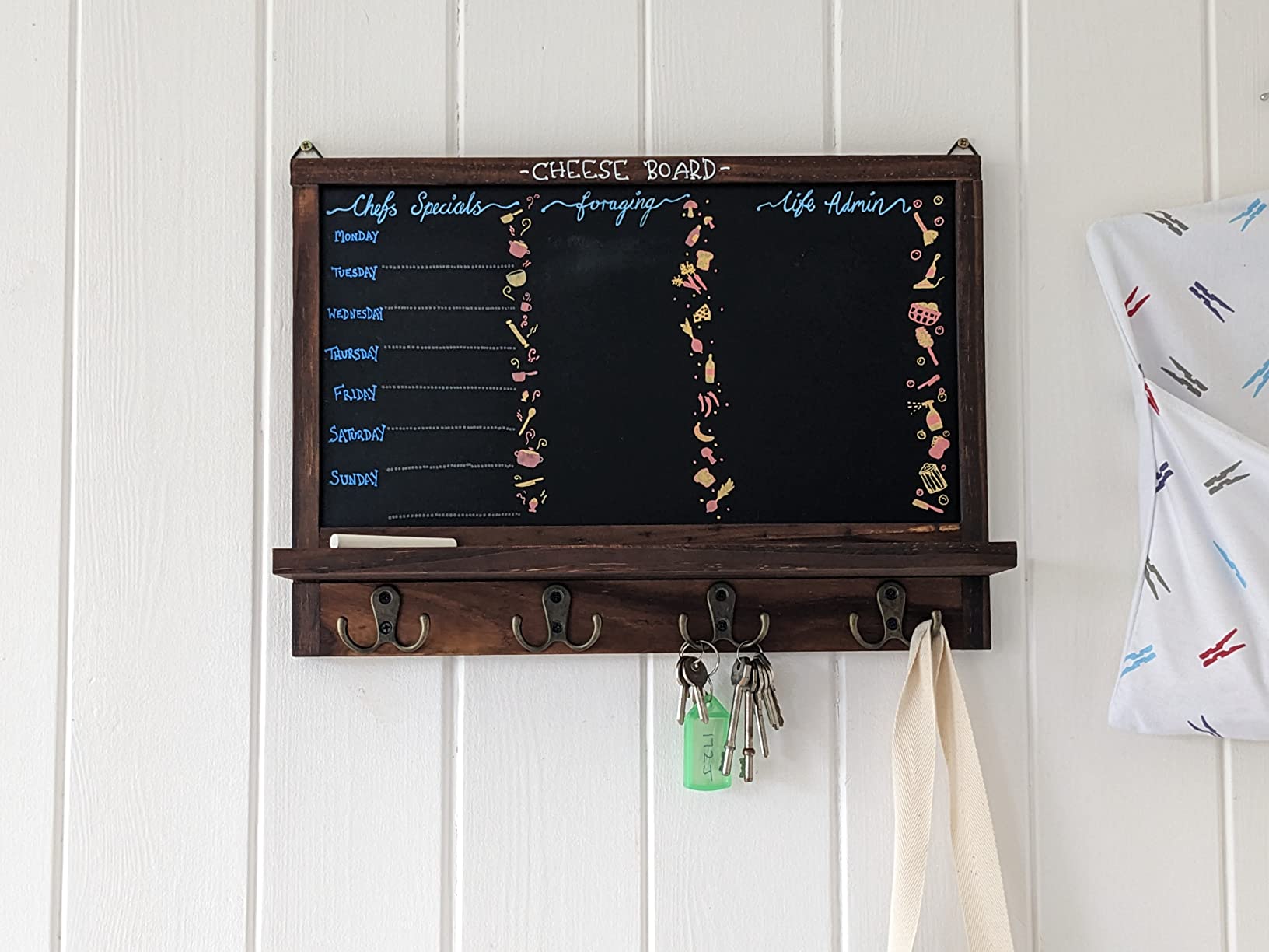 UNHO Wall Mounted Chalkboard with Hooks, 42x30cm Kitchen Blackboard ...