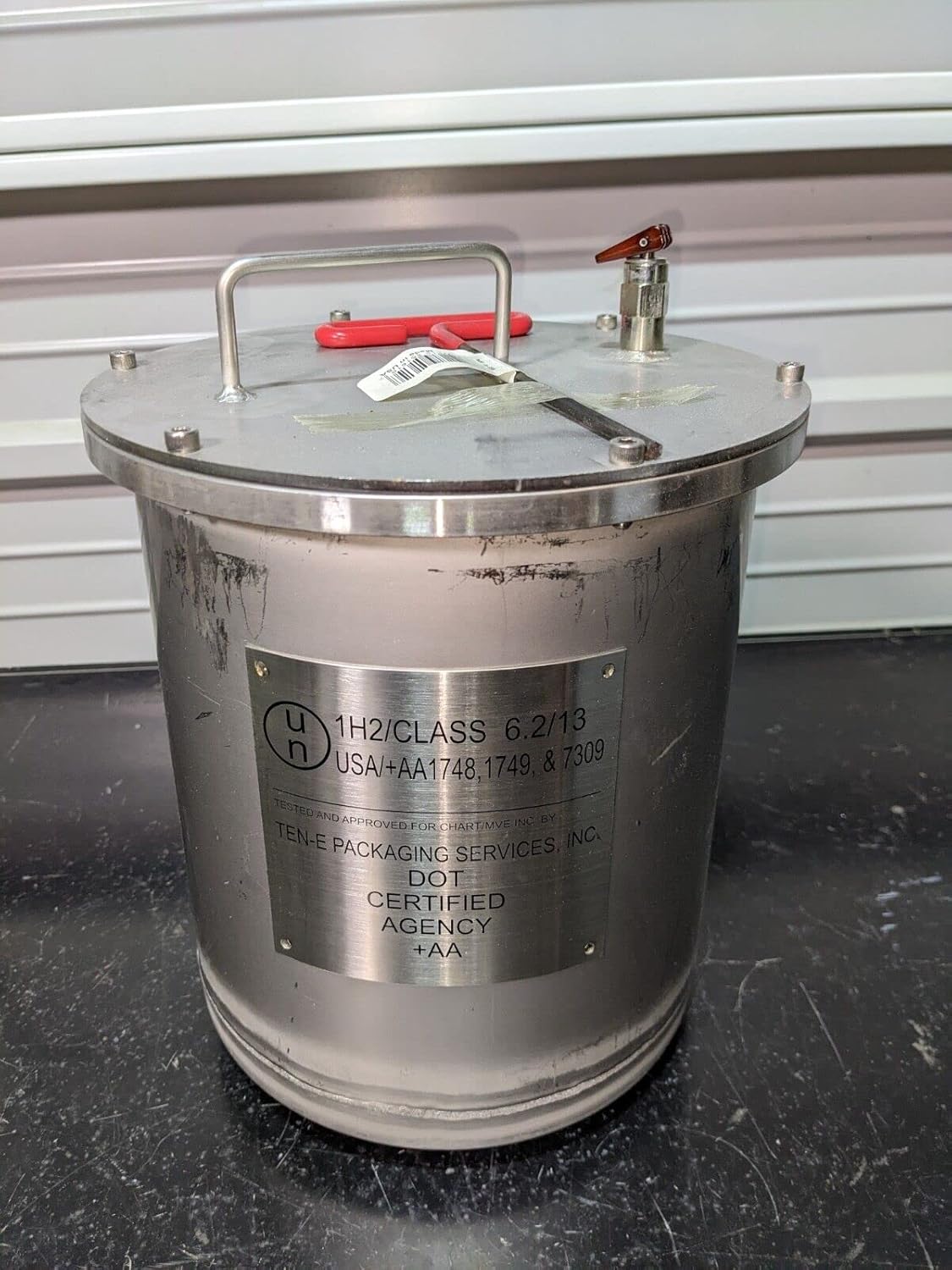 Chart MVE Secondary Shipping Container for IATA Cryoshipper 1H2/CLASS 6 ...