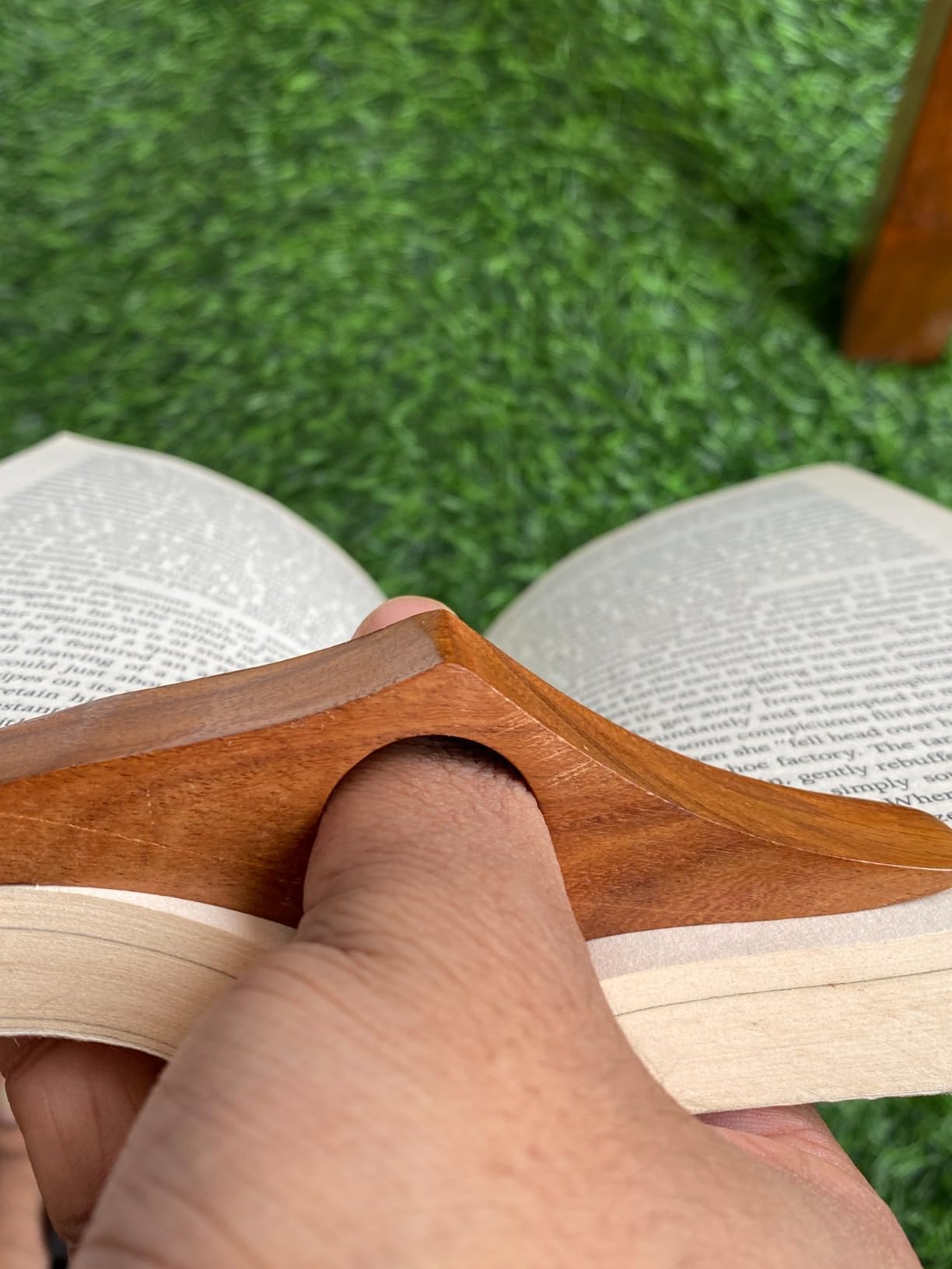 Amazi Wood Store Book Page Holder -Handmade Novel Walnut Thumb Wood ...