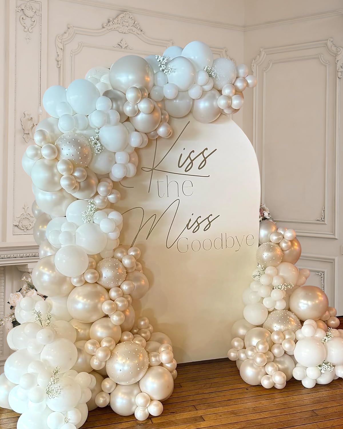 Wedding shower balloon decorations | Honestweddingadvice.com