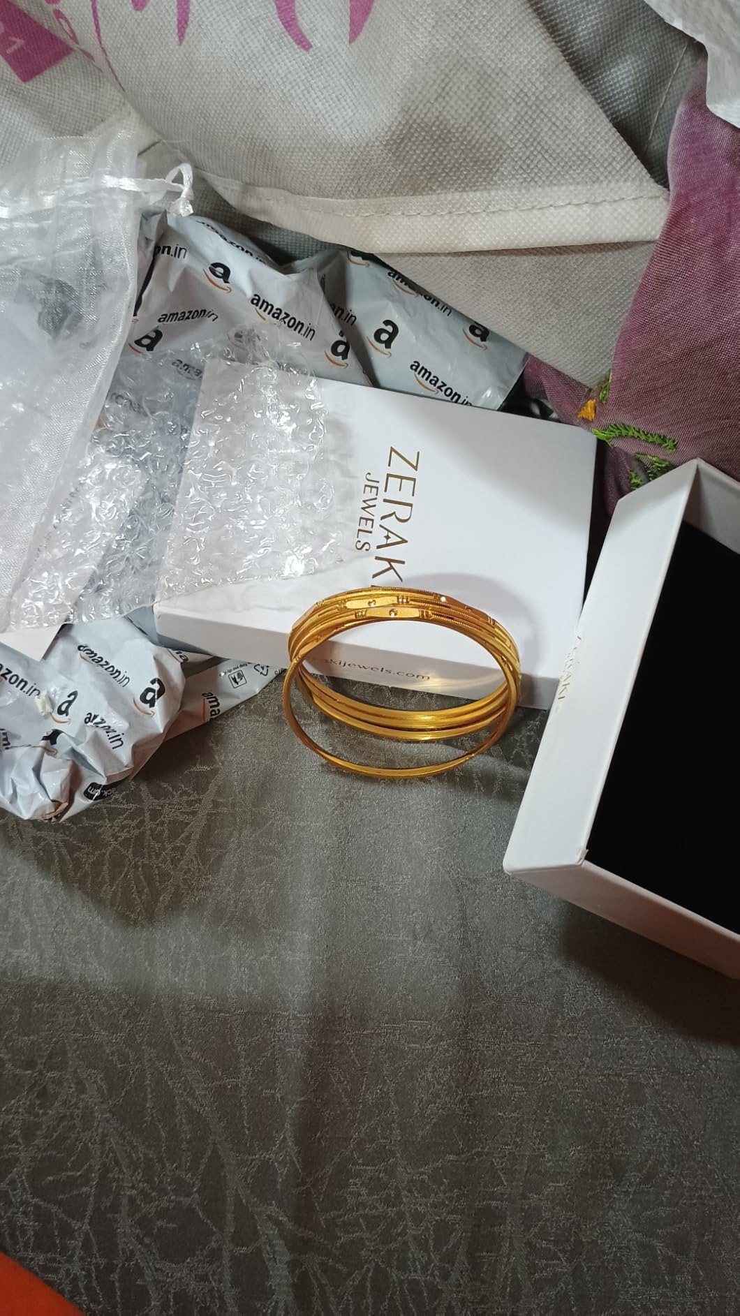 Buy Zeraki Jewels Women's Traditional Gold Plated Ishika Bangle (Set of ...