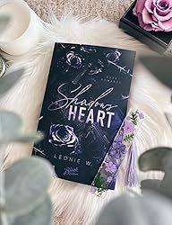Shadow's Heart: Mit wunderschönem Farbschnitt (Shadows Hunt Reihe): Mit ...