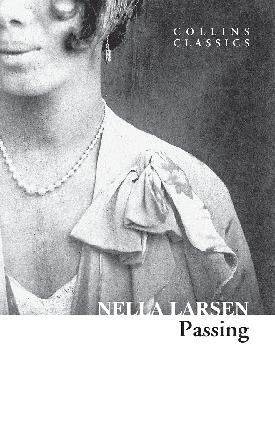 Amazon.com: Passing (Collins Classics): 9780008554286: Larsen, Nella: Books