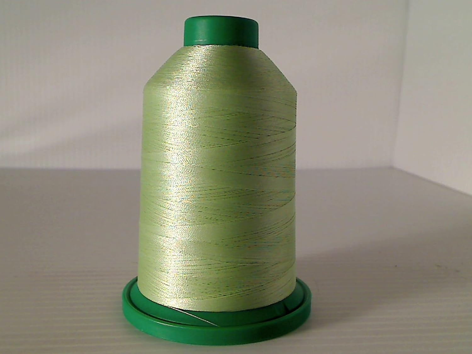 Amazon.com: Isacord Embroidery Thread 1000M 40W POLY 6051 : Arts ...