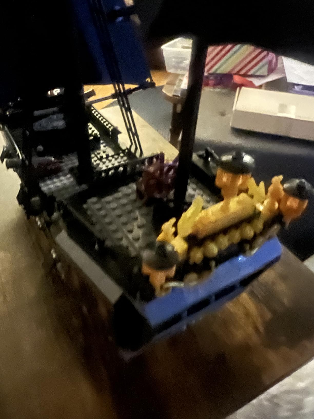 Amazon.com: litodinogo ZHEGAO 653000 Black Sorcerer Pirate Ship ...