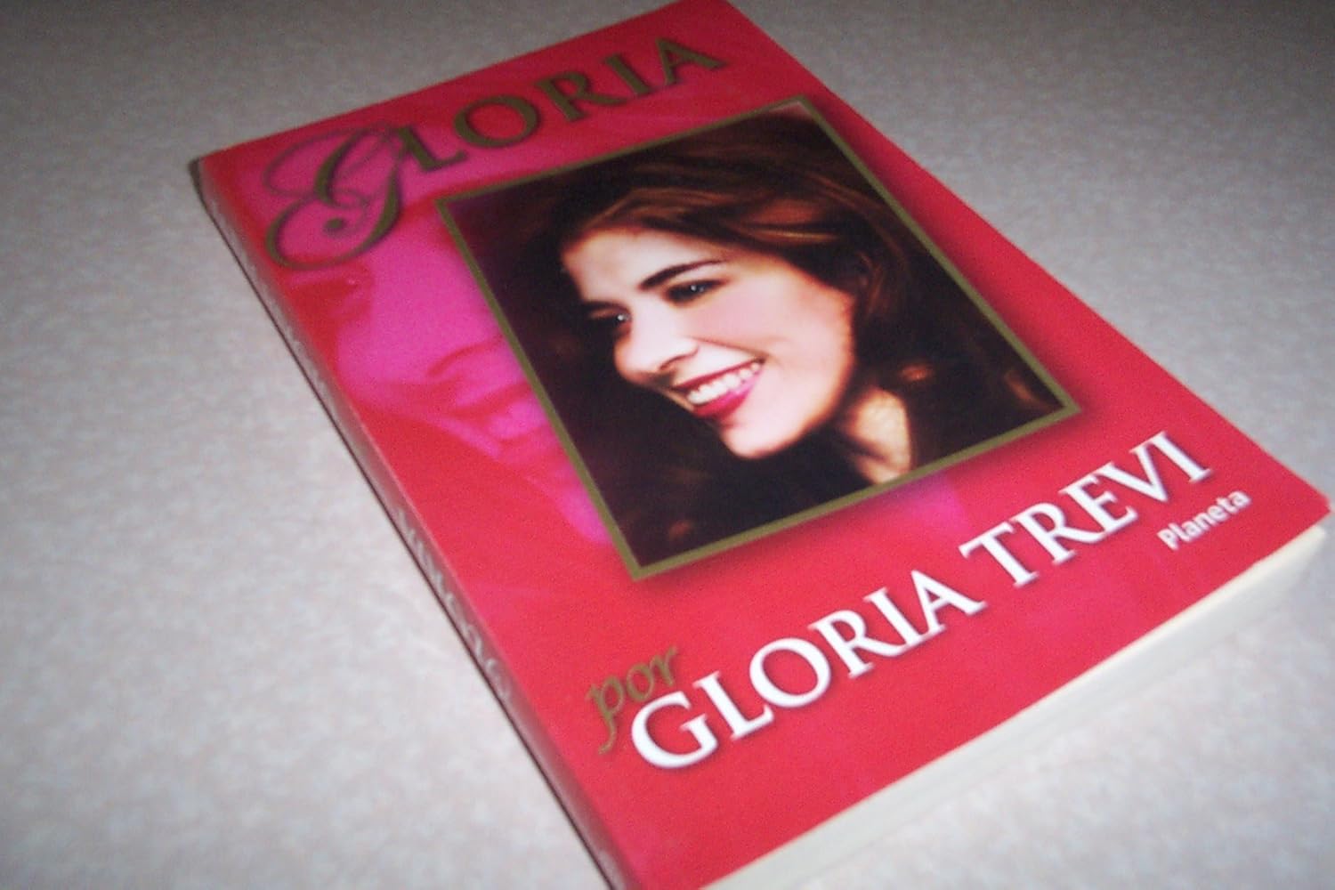 Gloria (Spanish Edition): Trevi, Gloria: 9789706907677: Amazon.com: Books