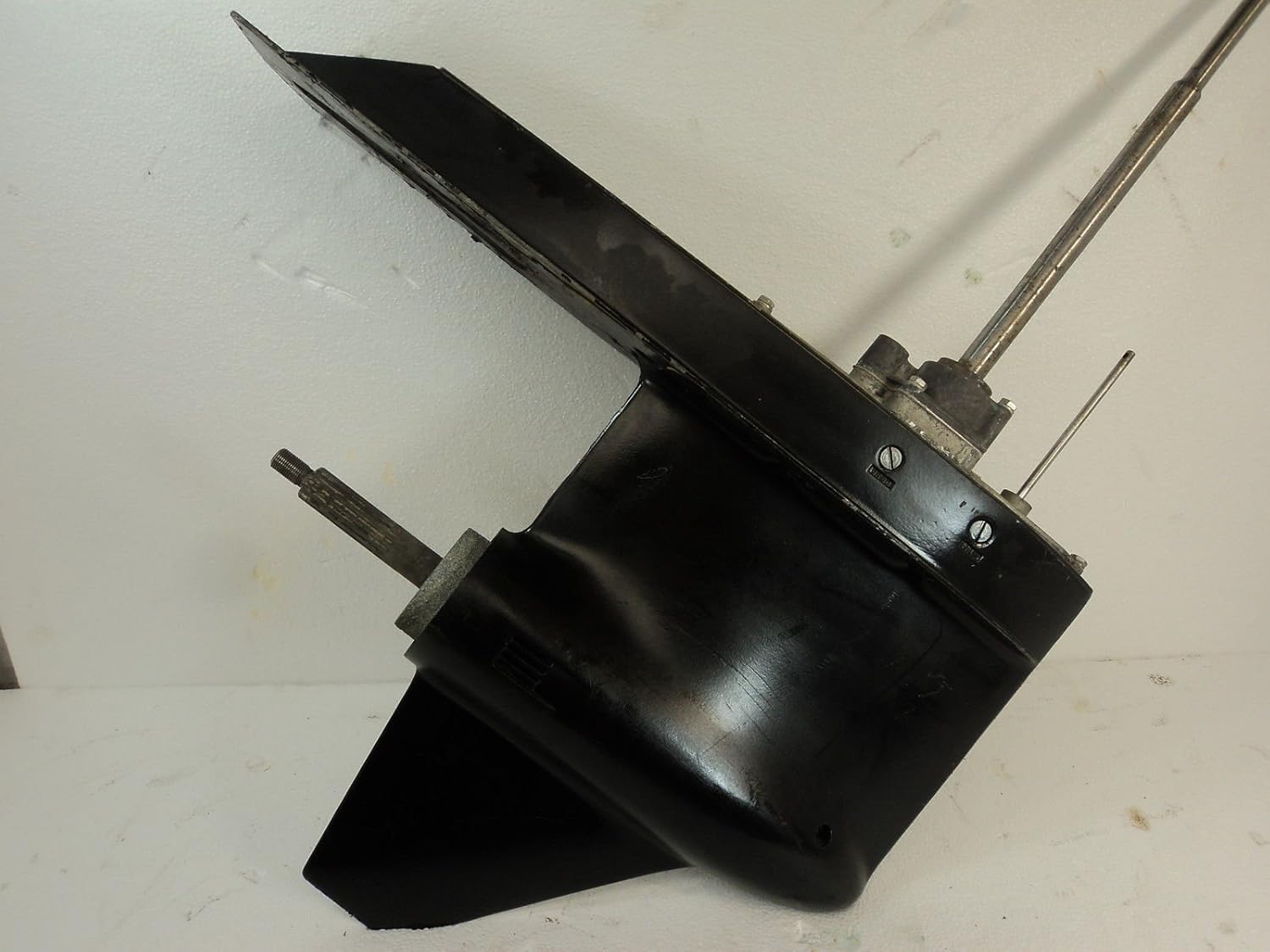 Amazon.com: US BOATWORKS BW28 Force Lower Unit For 85-150 Hp, 2 Piece D ...