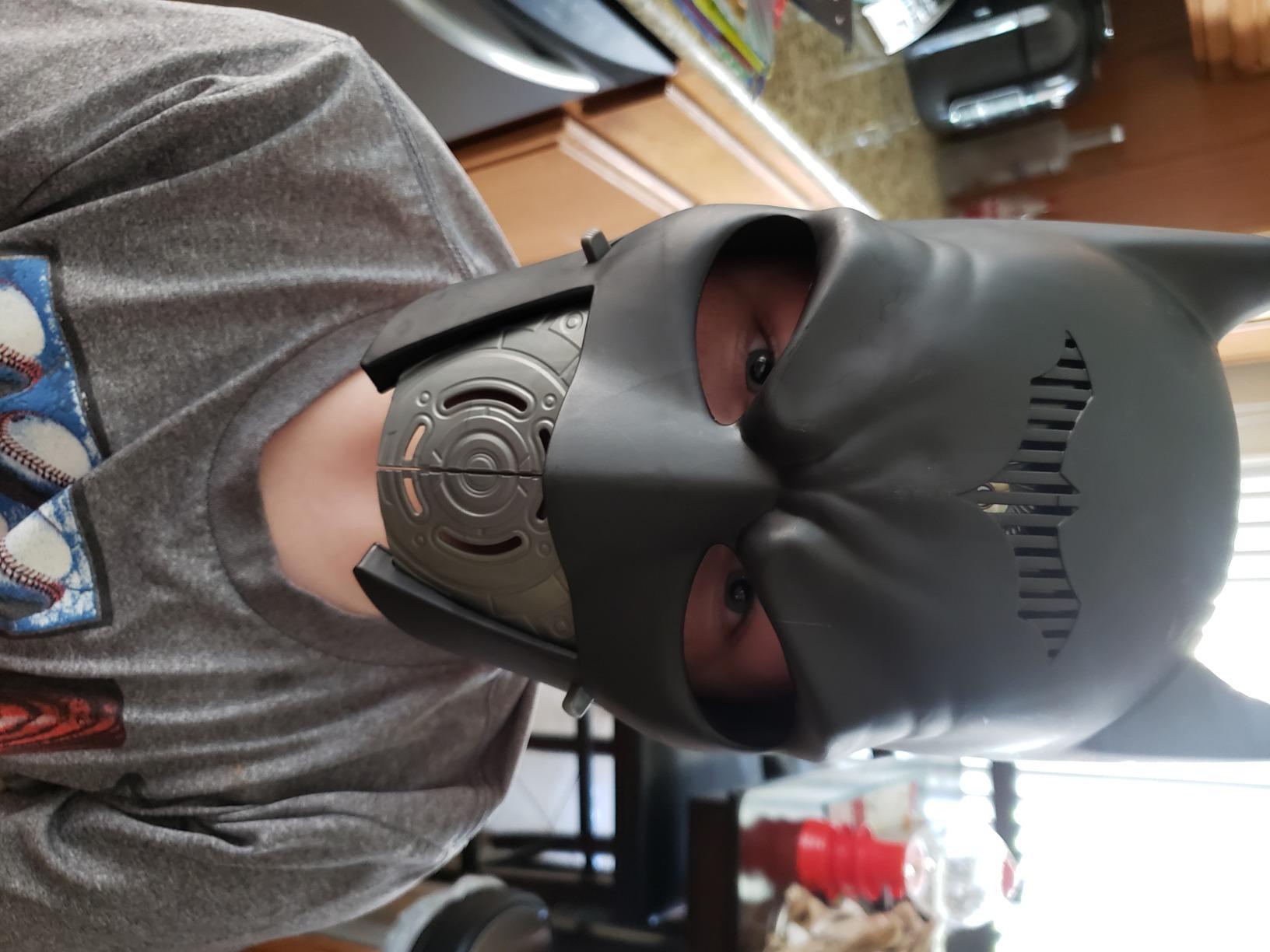 Amazon.com: BATMAN MISSIONS BATMAN Voice Changer Helmet : Toys & Games