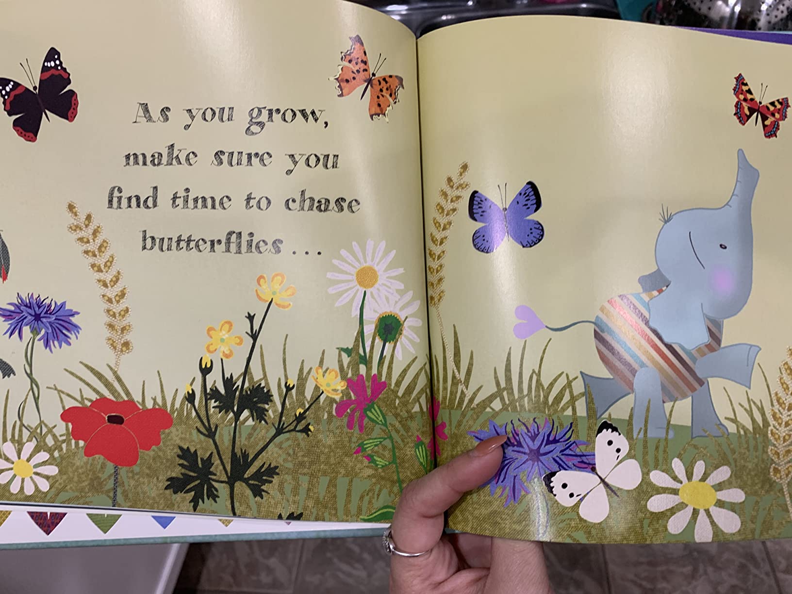 Welcome To The World: Keepsake Gift Book for the Arrival Of a New Baby ...