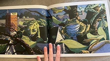 Tuesday: A Caldecott Award Winner: Wiesner, David: 0046442870825 ...