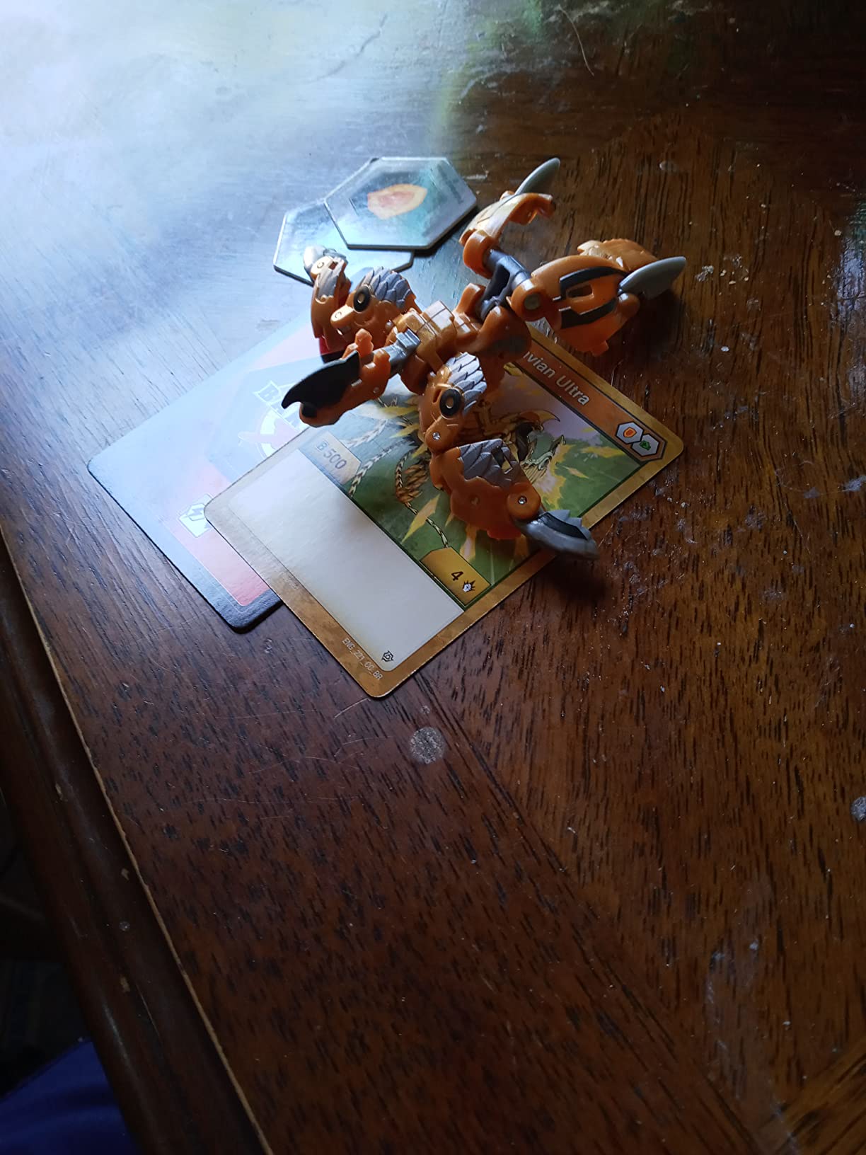 Amazon.com: Bakugan Ultra, Pyravian, Figura de acción coleccionable de ...