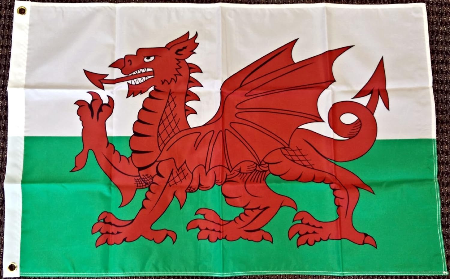 Amazon.com : Perfectflags 3x5 Wales Flag Welsh Dragon Banner Cymru ...