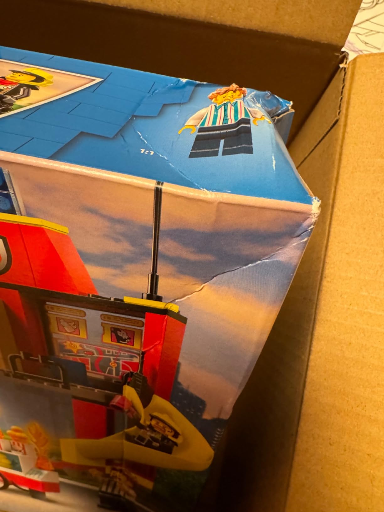 Amazon.co.jp: レゴ(LEGO) シティ アイスクリームパーラー おもちゃ 玩具 プレゼント 誕生日 ブロック 知育 クリスマス ...