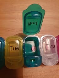 Safe & Sound Pop-Open 7 Day Pill Box : Amazon.co.uk: Health & Personal Care