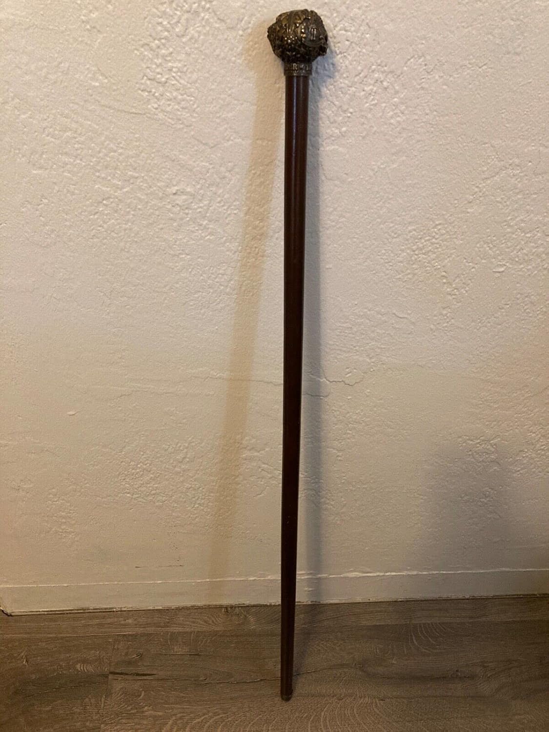 Amazon.com: Dewar Highlander Walking Stick, Brass Relief Head, Walnut ...