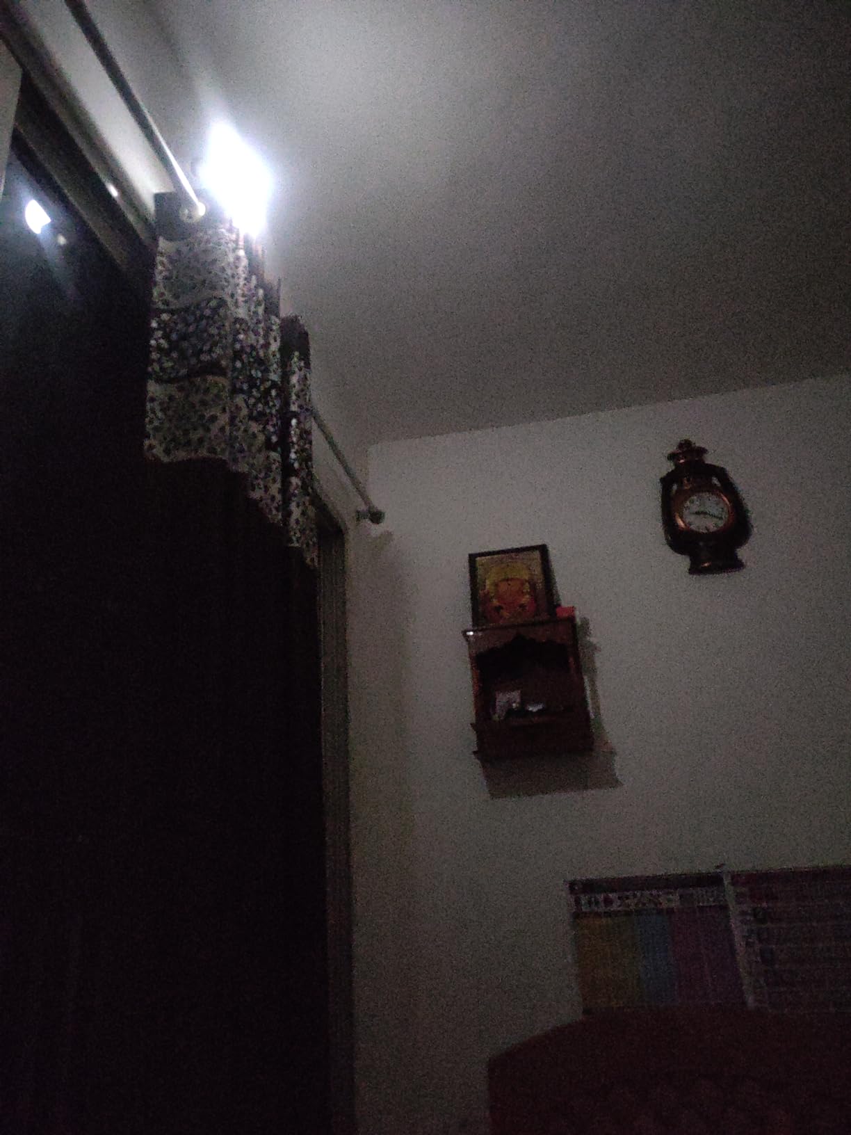 Buy Tisva 9W LED Inverter Emergency Bulb, Cool Day Light Upto 4 Hr ...