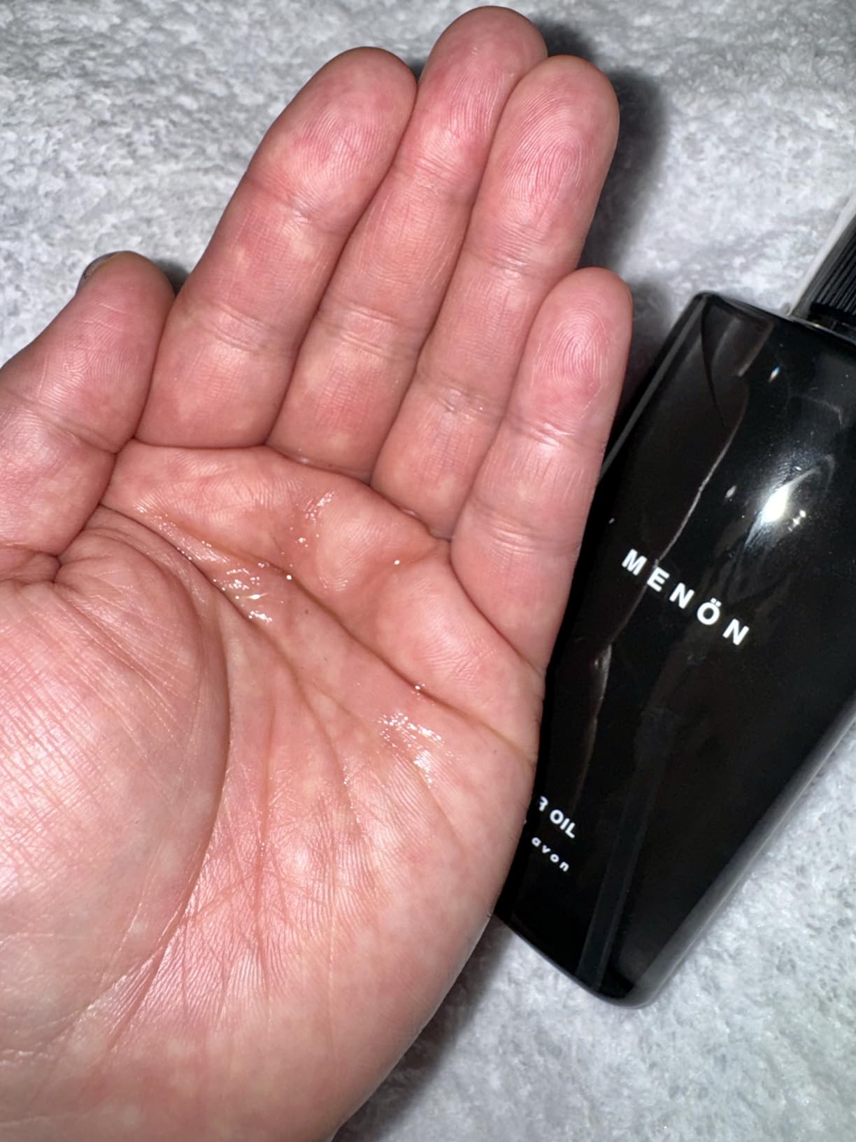 Amazon.co.jp: MENON ヘアオイル メンズ 100ml 洗い流さないトリートメント エアリーモイスチャー処方 保湿 無添加 スタイリングオイル 寝癖直し ヘアケア メノン ...