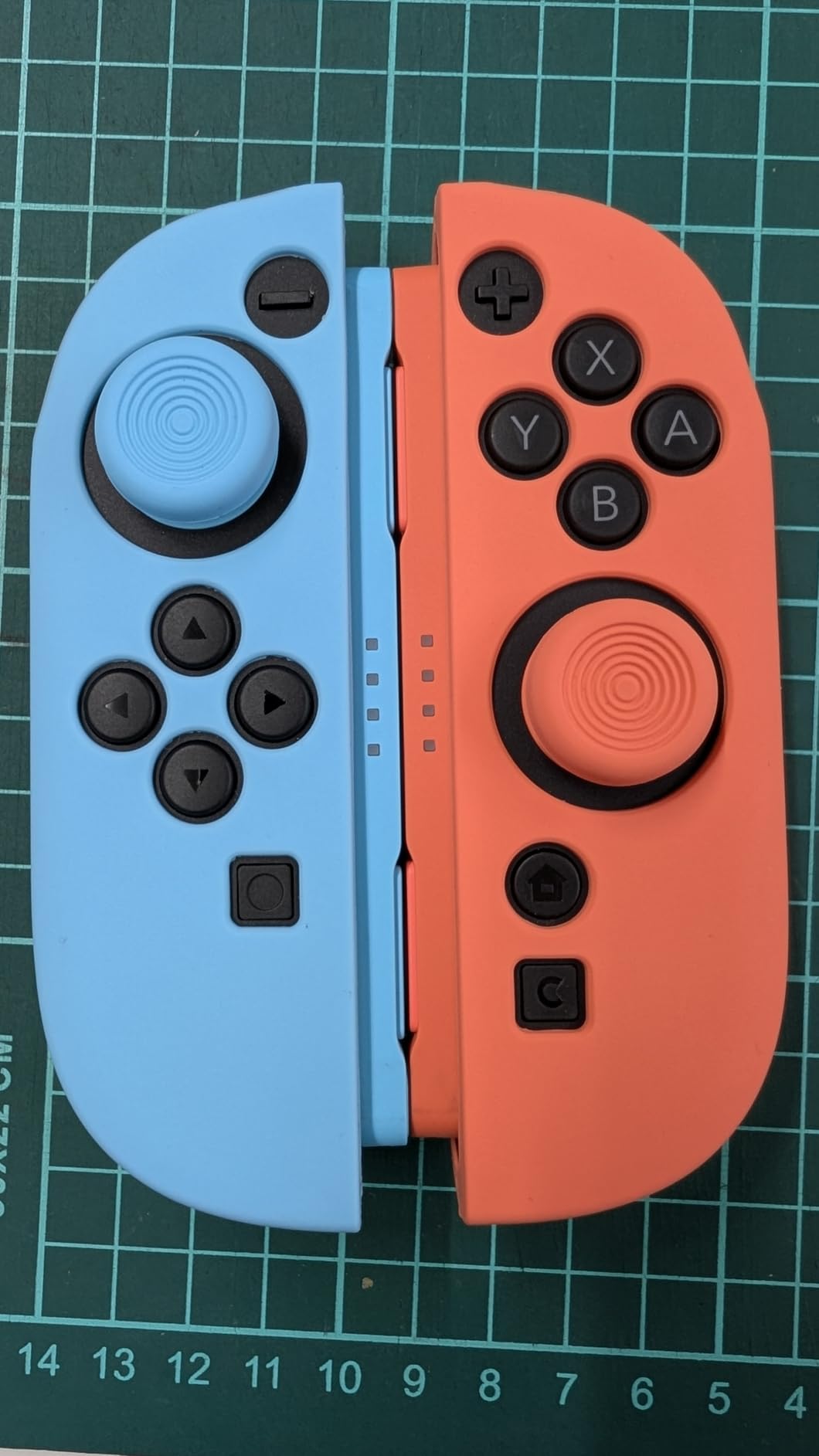 Amazon.co.jp: CYBER ・ シリコンカバー ( Switch2 Joy-Con2 用) ブラック : ゲーム