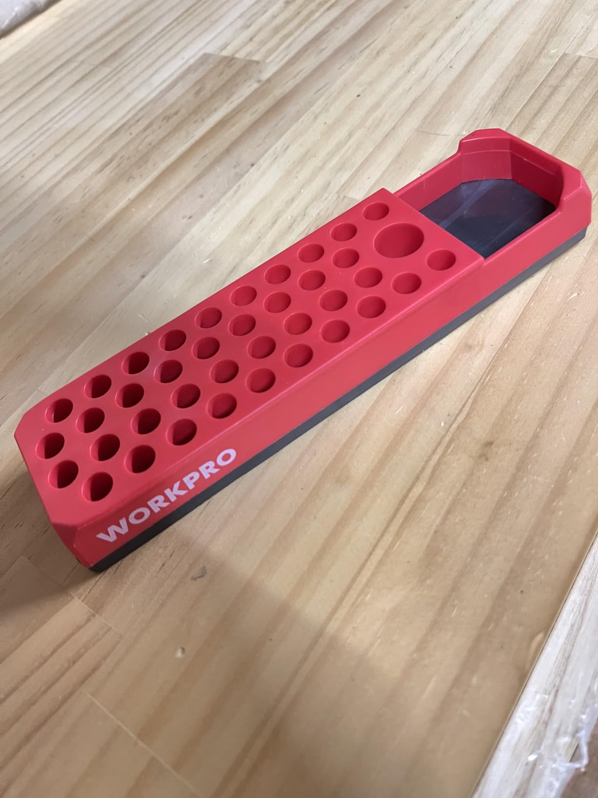 Amazon.co.jp: WORKPRO ビットオーガナイザー マグネットビットホルダー 六角ドライバービットホルダー 39個収納 強力磁気ベース付き ビット収納用(ビット別売り ...