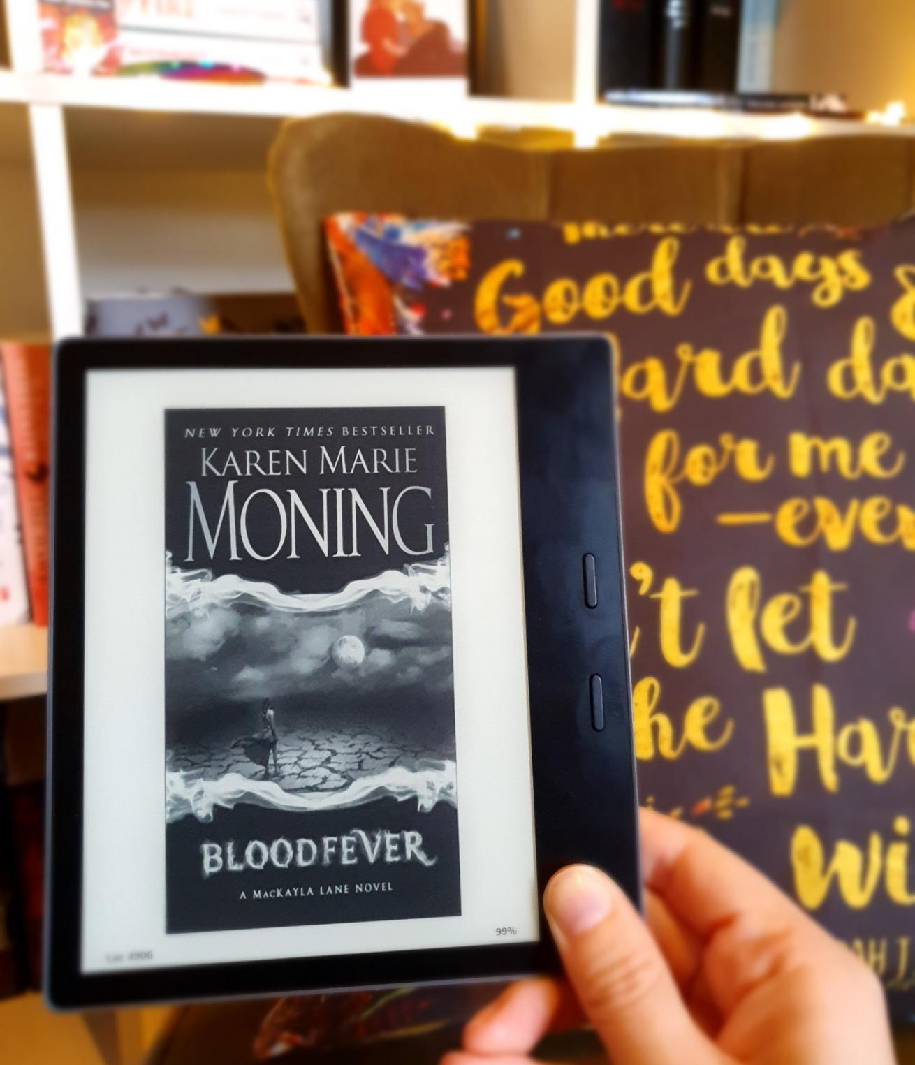 Blood Fever (A Mackayla Lane Novel): Fever Series Book 2 : Moning ...