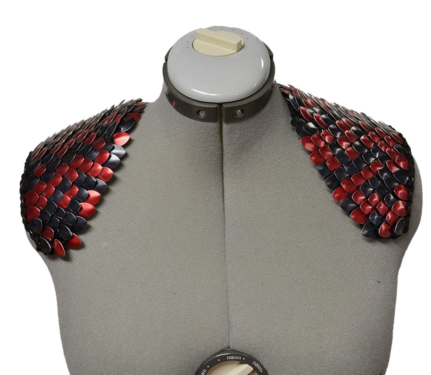 Amazon.com: Armor Pauldrons in knitted Dragonhide Scalemail - Black and ...