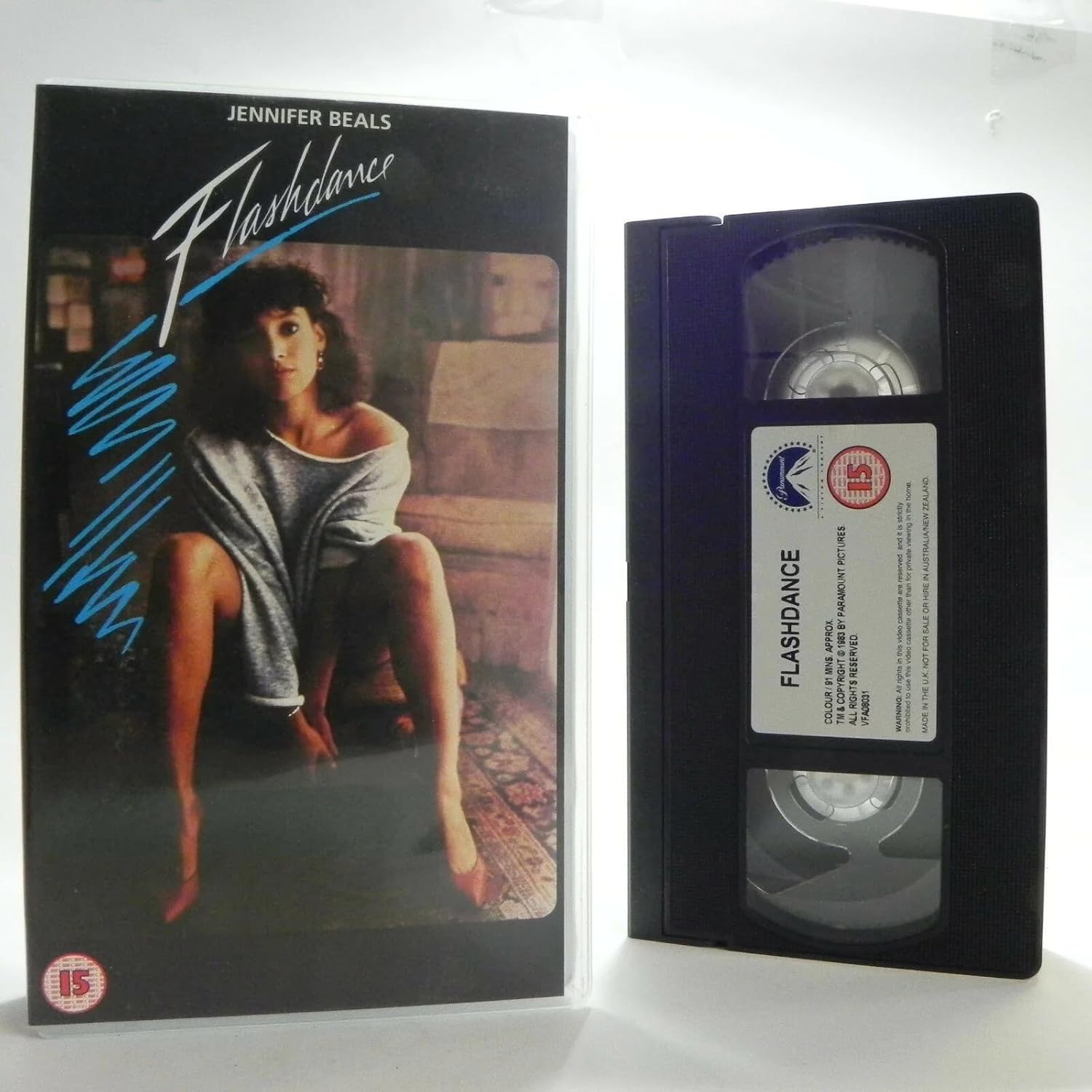 Flashdance [VHS] : Jennifer Beals, Michael Nouri, Lilia Skala, Sunny ...