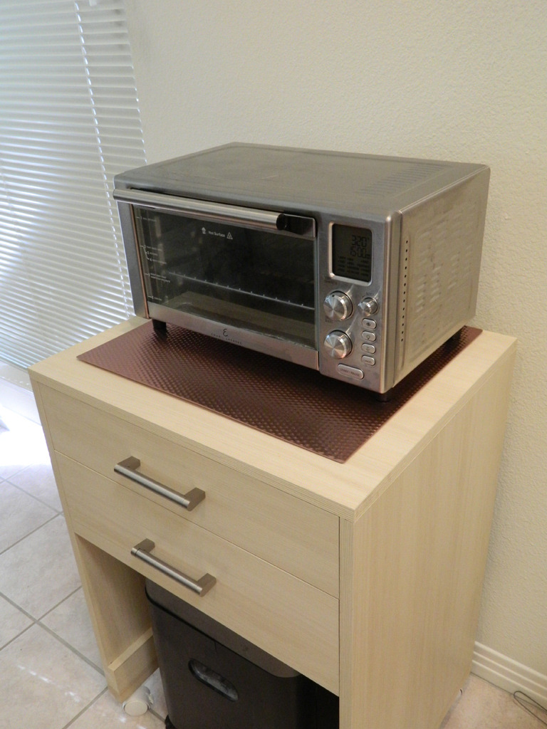 Amazon.com: Metal, Heat Resistant, Non-Slip, Counter/Table Protector ...