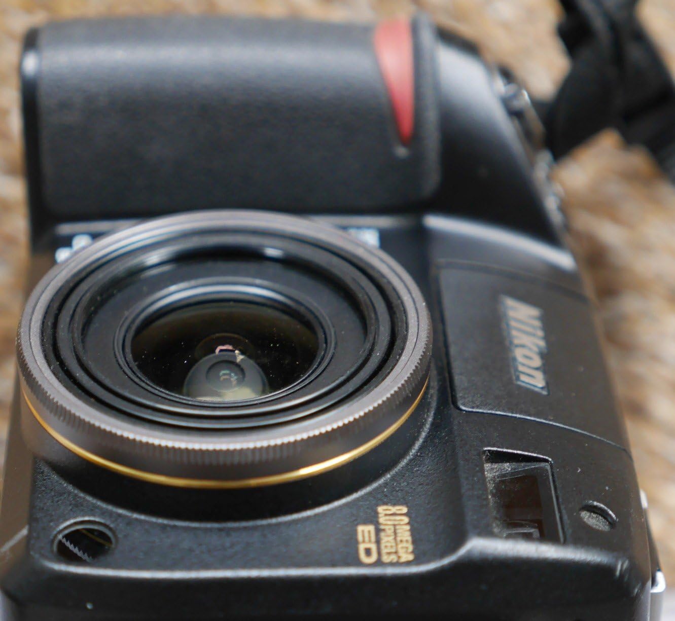 Nikon Coolpix 8400 Digital Camera [8.0MP 3.5x Wide Angle Optical Zoom ...