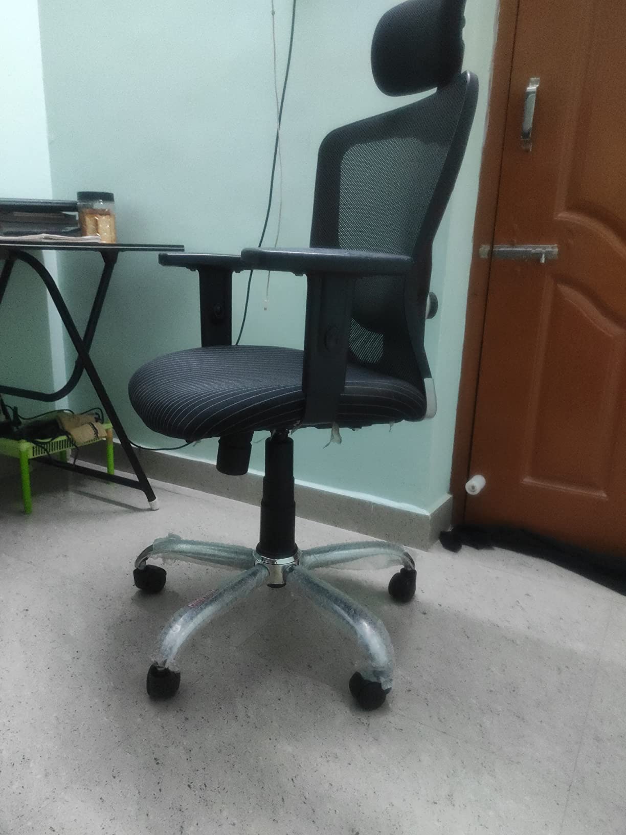 VIZOLT ; Simply Comfort! Revolving Steel Base with Hydrolic and Wheels ...