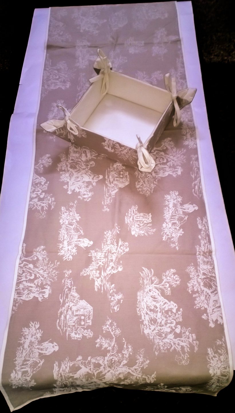 Buy Barkat Set Of Toil Print Table Runner And Bread Basket Online at ...
