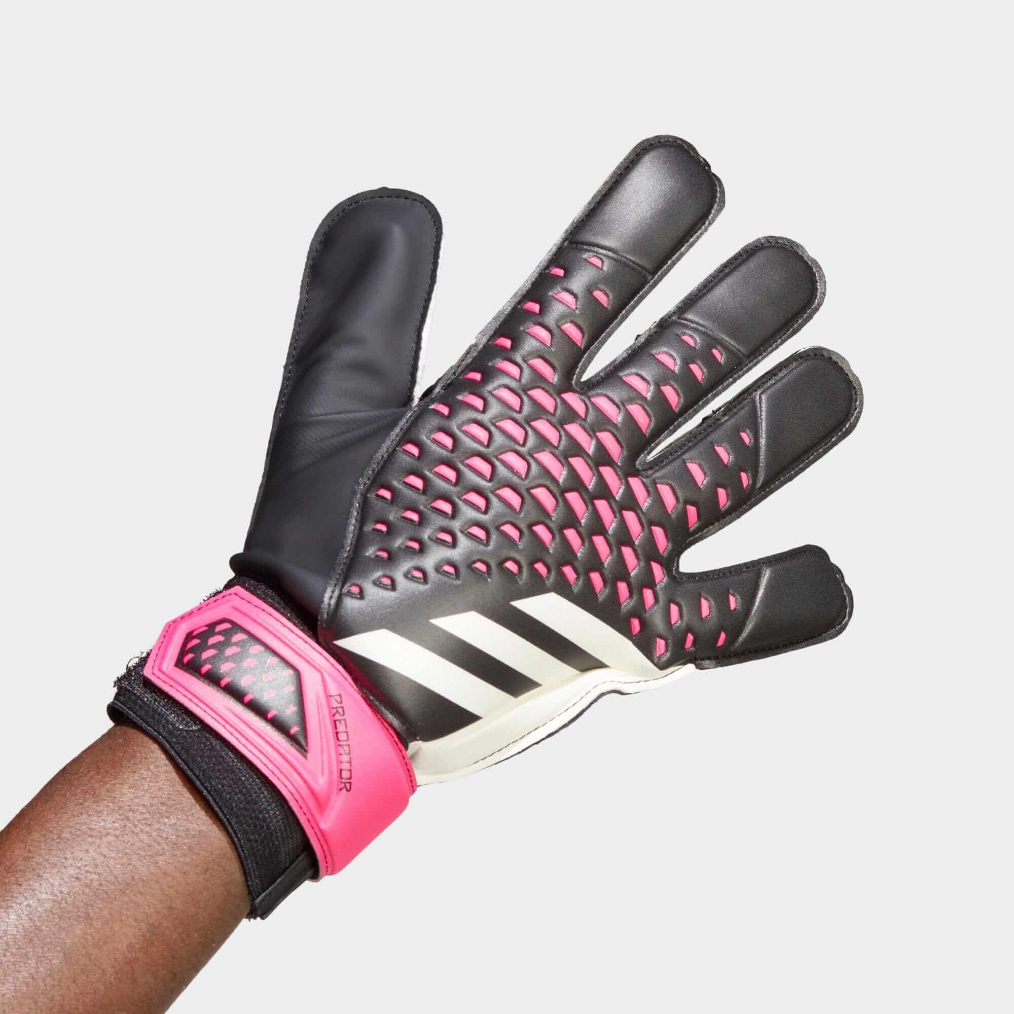 Snapklik.com : Adidas Unisex-Adult Training Predator Goalie Gloves