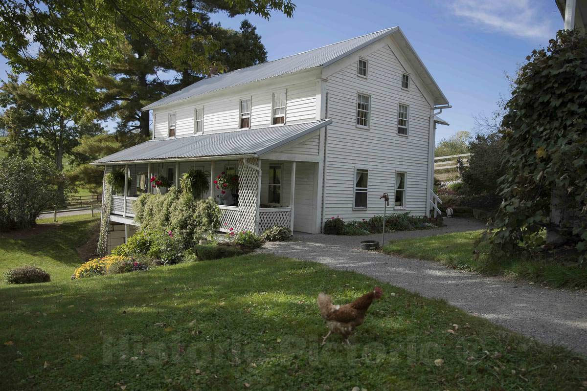 Amish Farmhouse Interior