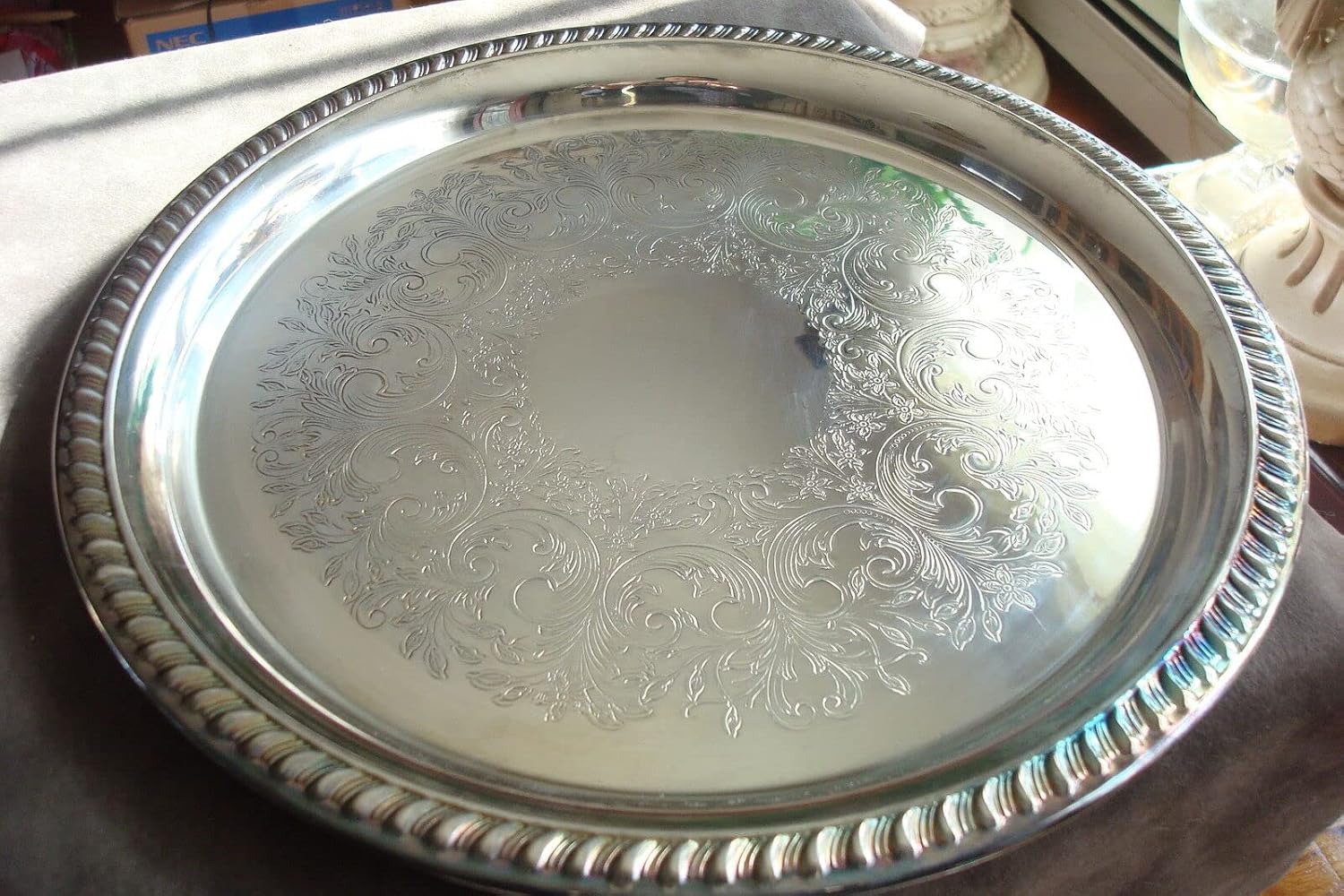 Amazon.com: Sheridan Tauton Mass, Round Tray[4] : Home & Kitchen