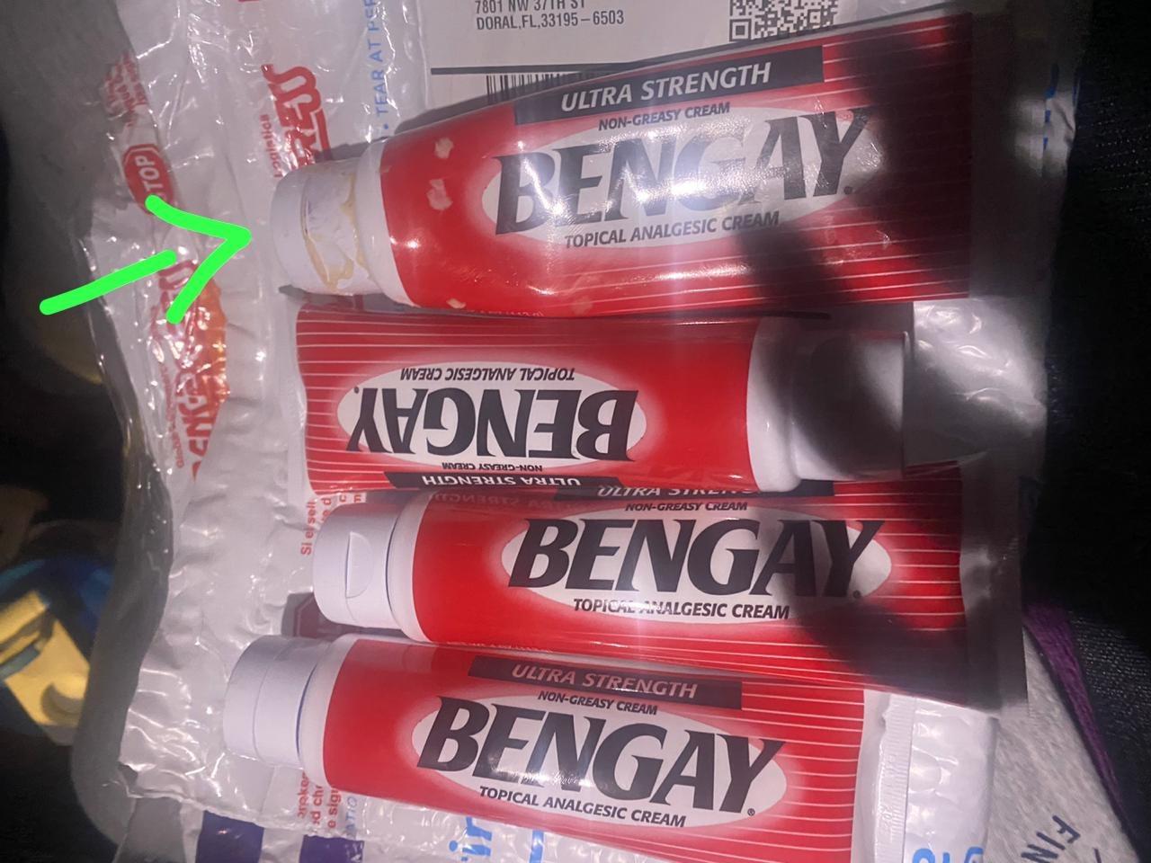 Amazon.com: Bengay Ultra Strength Pain-Relieving Cream 4 oz., /2 pk. (8 ...