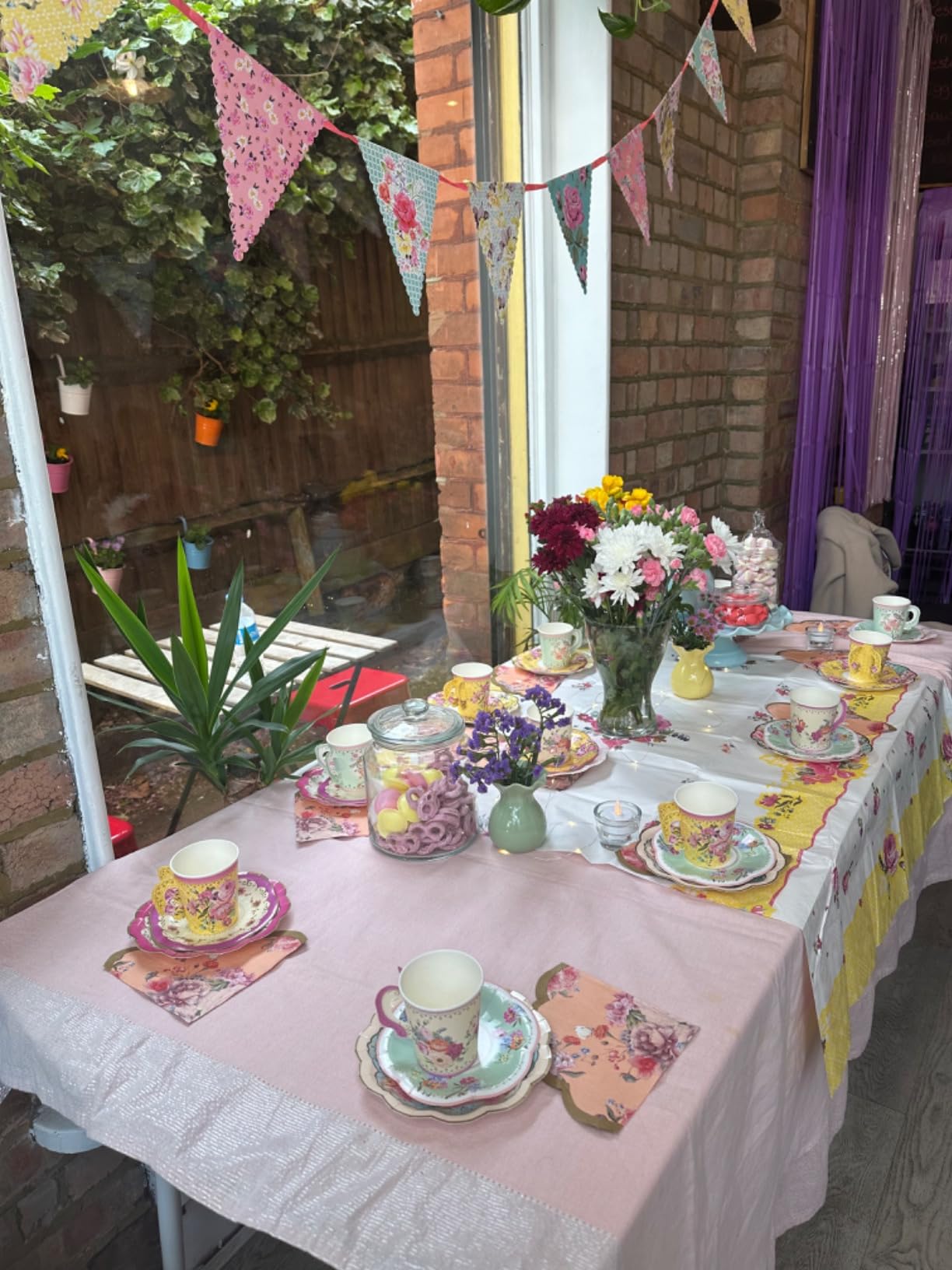 Talking Tables Floral Tableware Set & Vintage Afternoon Tea Party ...