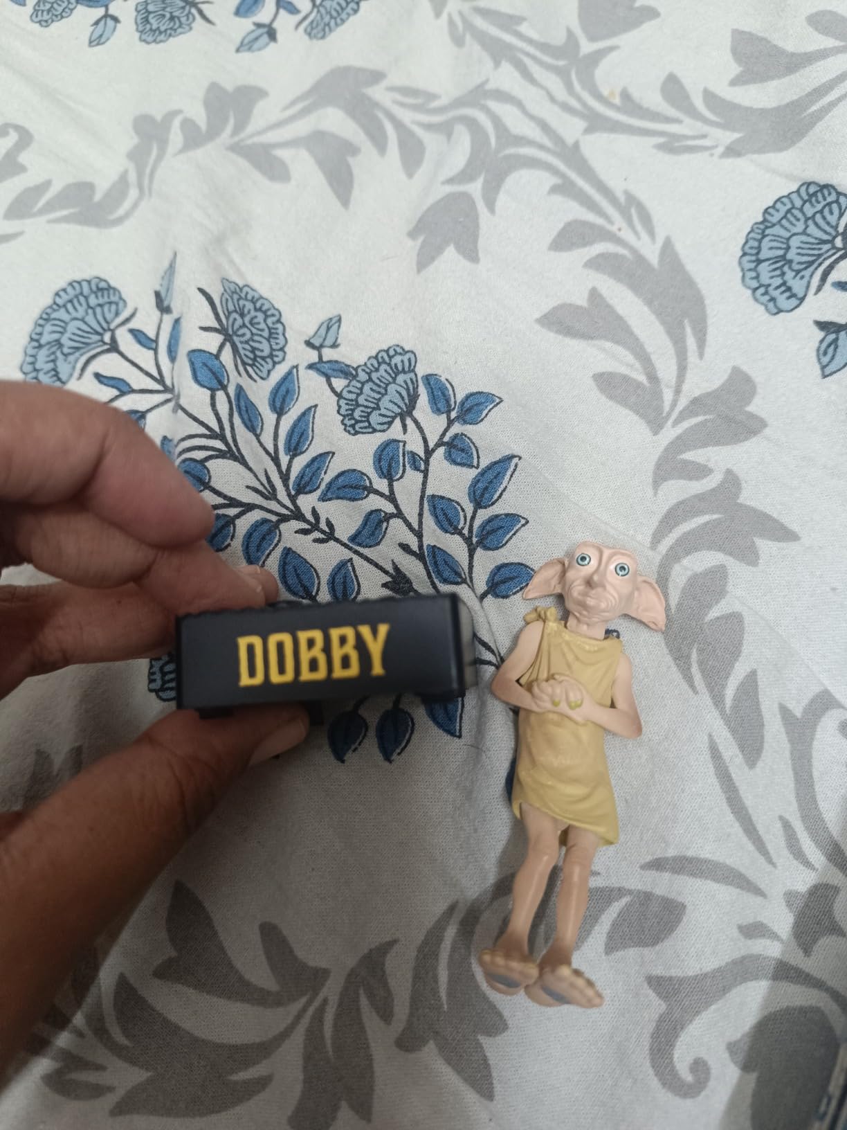 HARRY POTTER TALKING DOBBY AND COLLECTIBLE BOOK : Running Press: Amazon ...