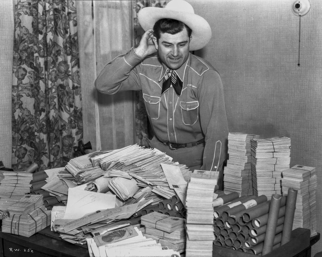 Amazon.com: Globe Photos ArtPrints A Portrait of Ray Whitley - 20" X 16 ...