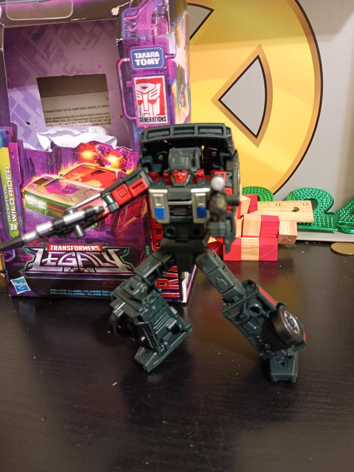 Amazon.com: Transformers Toys Generations Legacy Deluxe Decepticon Wild ...