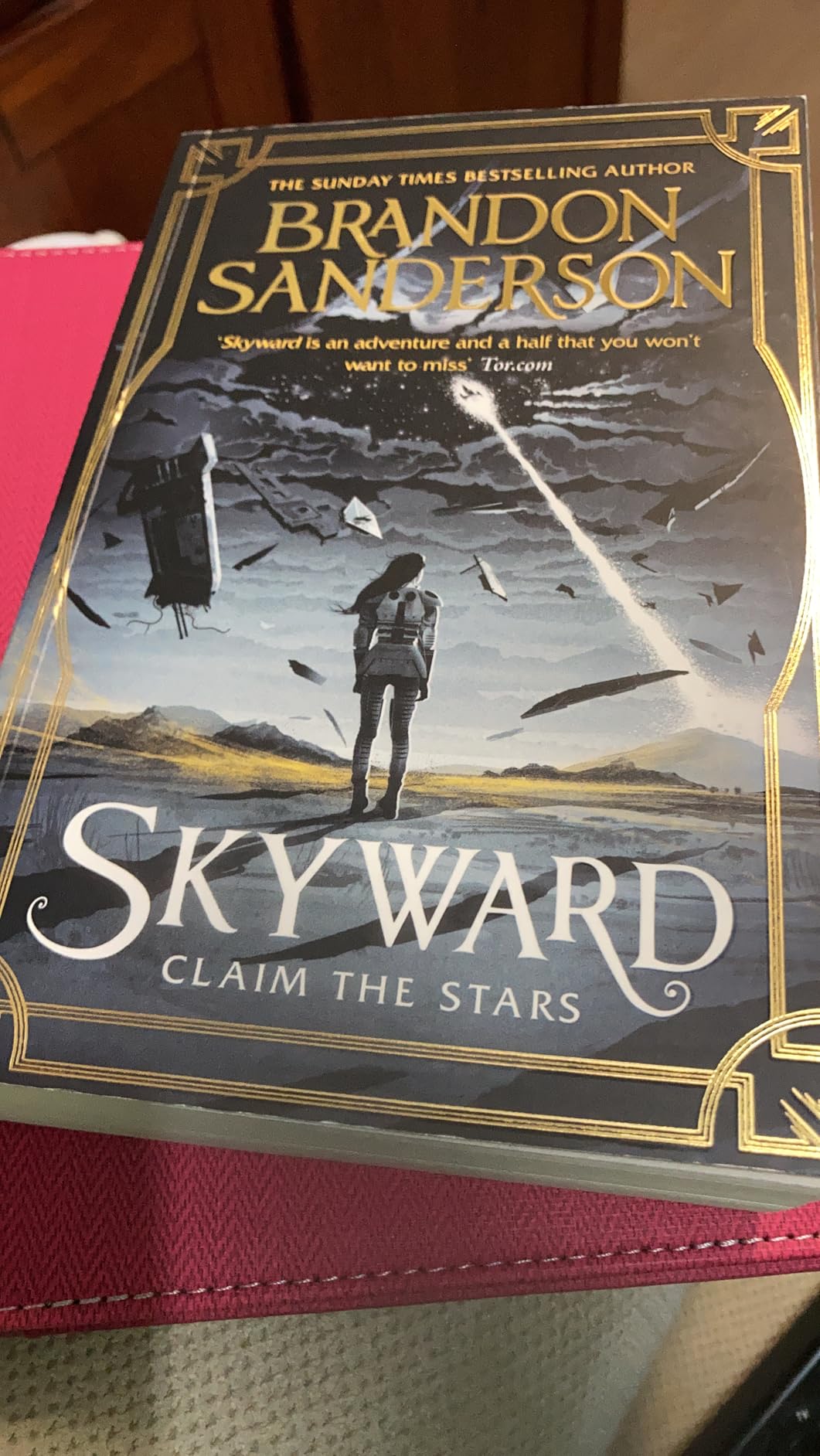 Skyward: The First Skyward Novel eBook : Sanderson, Brandon: Amazon.com ...