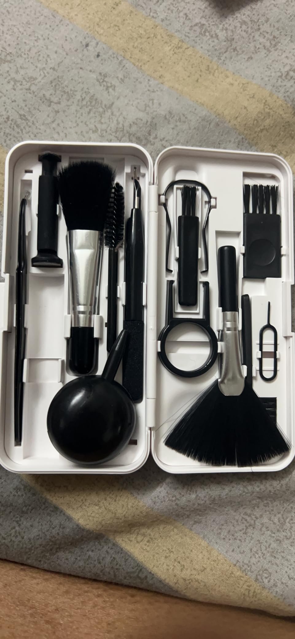 Portronics Clean N 19 in 1 Smart Gadget Cleaning Kit for Smartphones ...