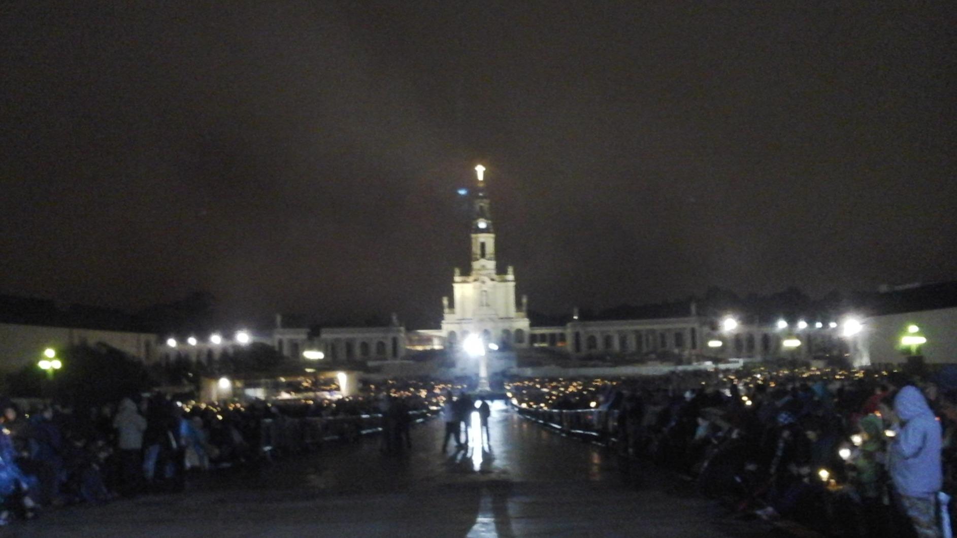 Amazon.com: The Miracle of Our Lady of Fatima : Angela Clarke, Gilbert ...