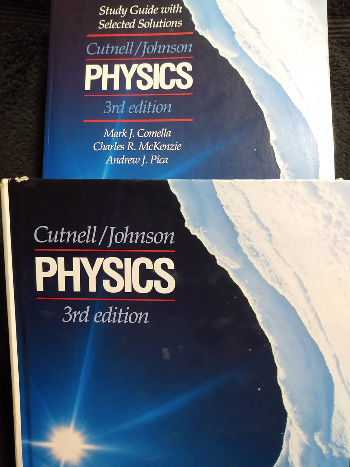 Amazon.com: Physics: 9780471597735: Cutnell, John D., Johnson, Kenneth ...