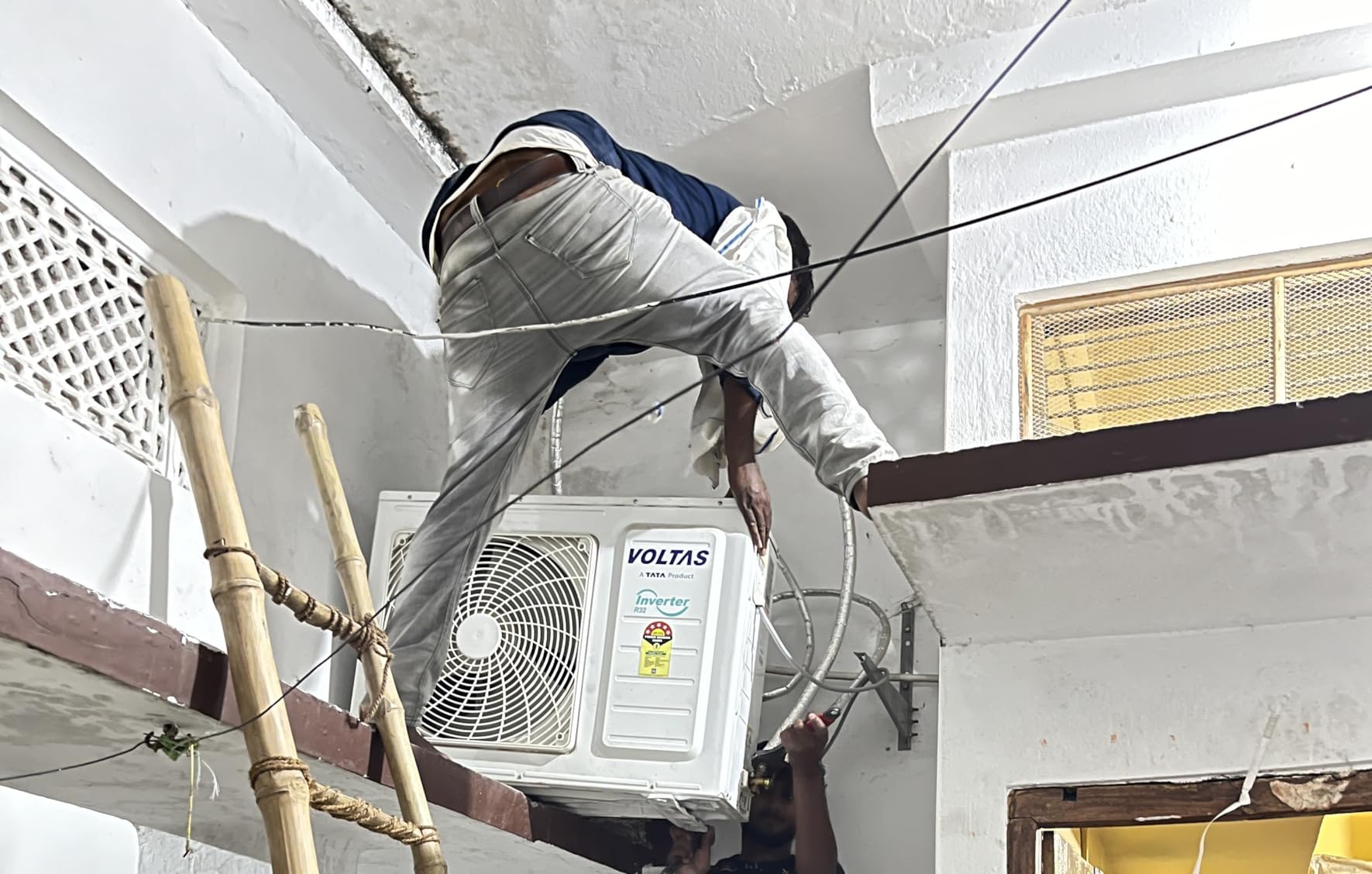 Voltas 245V Venus Plus 2 Ton 5 Star, Inverter Split AC(Copper, Anti ...