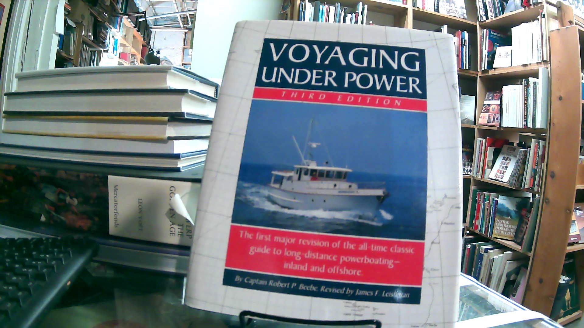 Voyaging Under Power: Beebe,Robert, Leishman,James: 9780071580199 ...