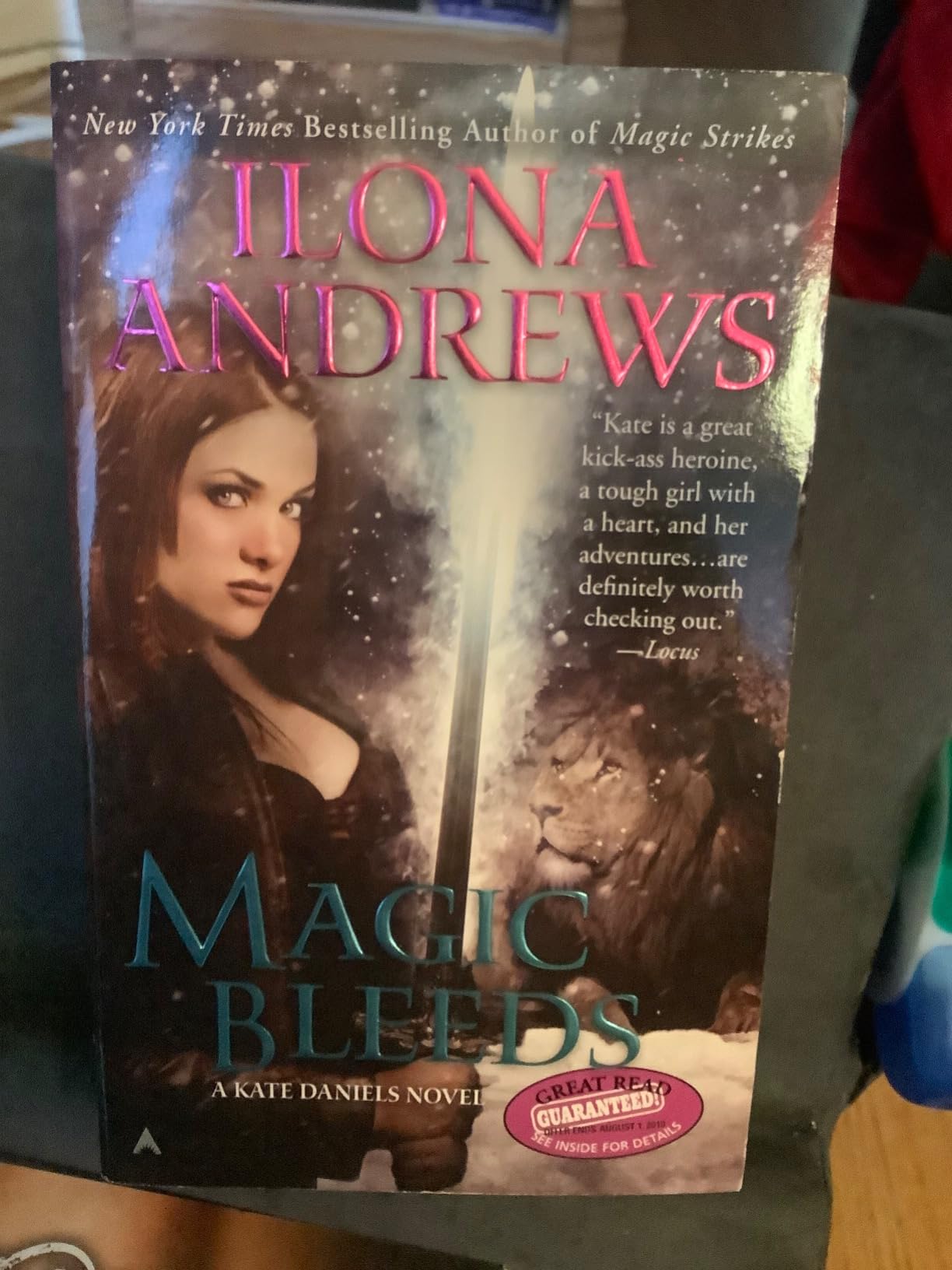 Amazon.com: Magic Bleeds (Kate Daniels Book 4) eBook : Andrews, Ilona: Kindle Store