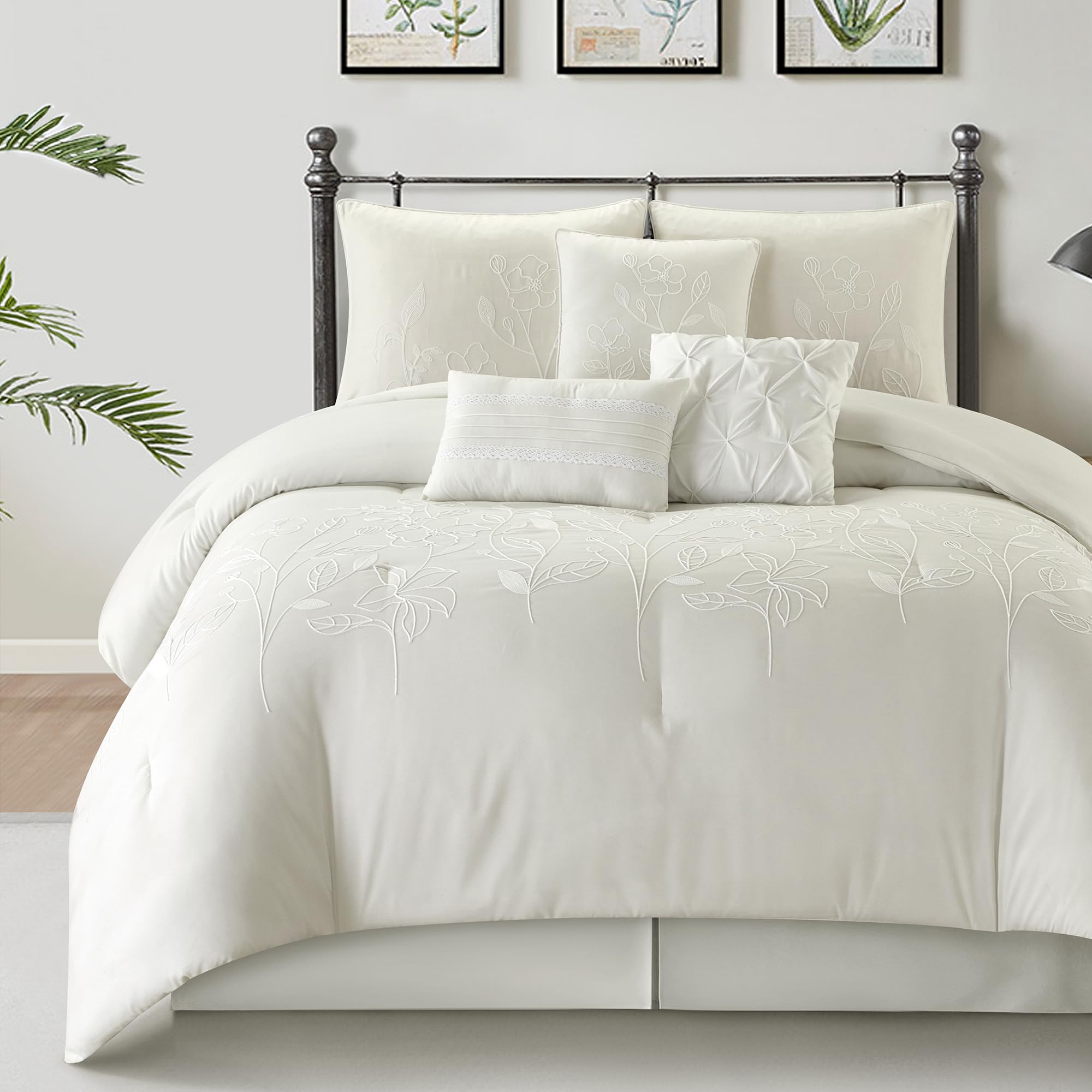 Amazon.com: LANCO MODERN LIFESTYLE Beige Queen Comforter Set, Chain ...
