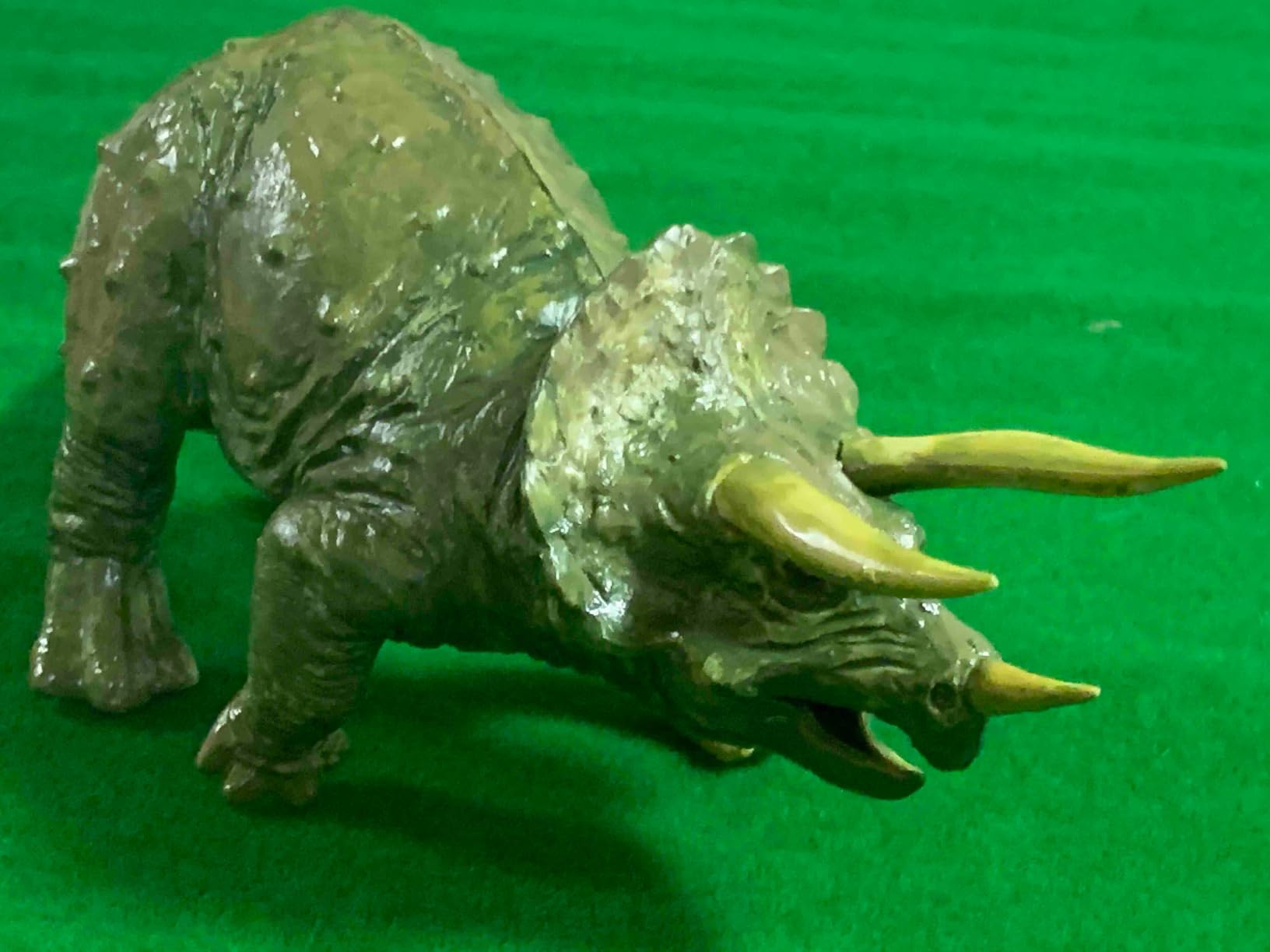 Amazon | タミヤ(TAMIYA) 1/35 恐竜シリーズ No.1 トリケラトプス プラモデル 60201 | プラモデル 通販