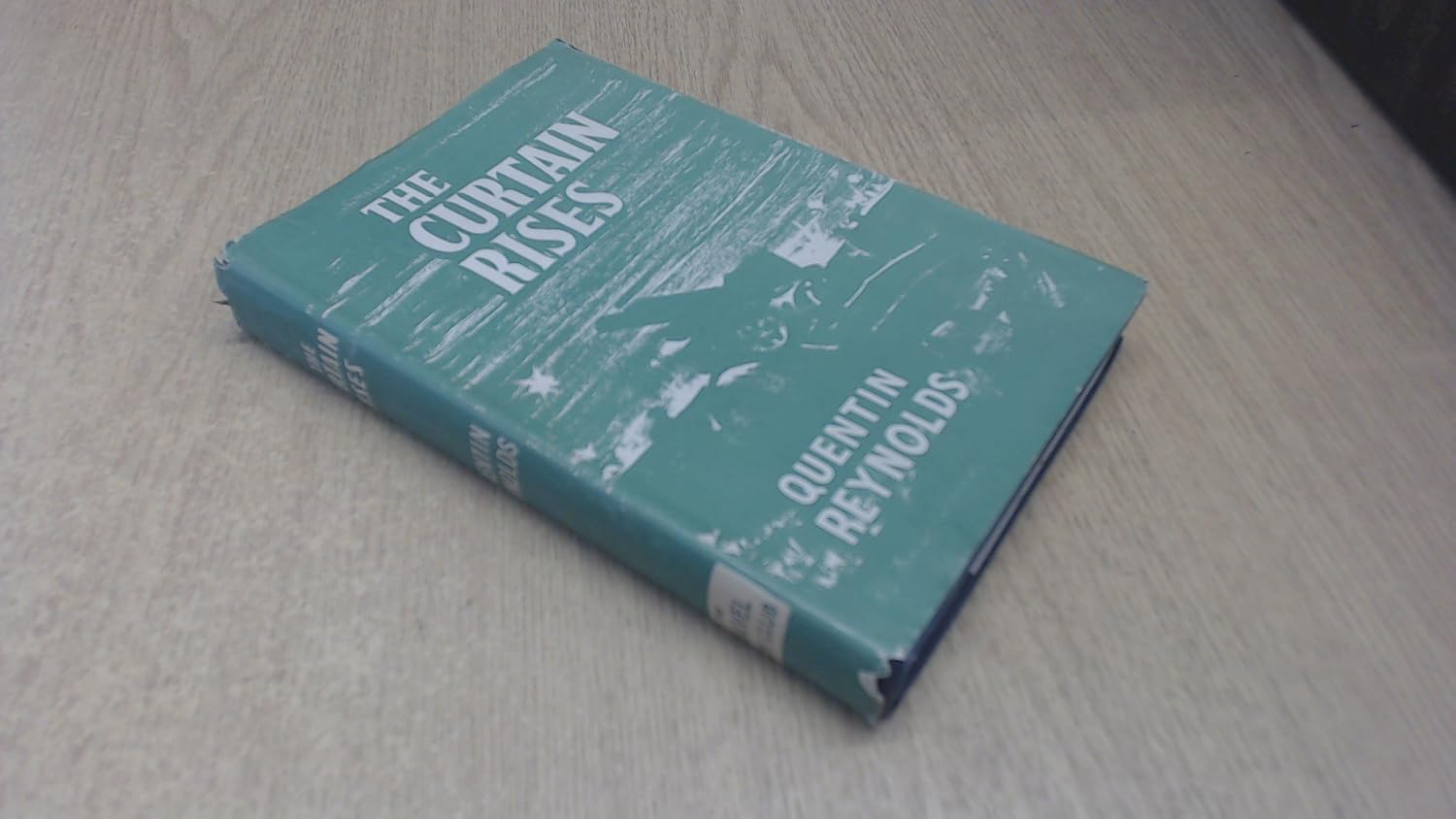 The curtain rises: Reynolds, Quentin James: Amazon.com: Books