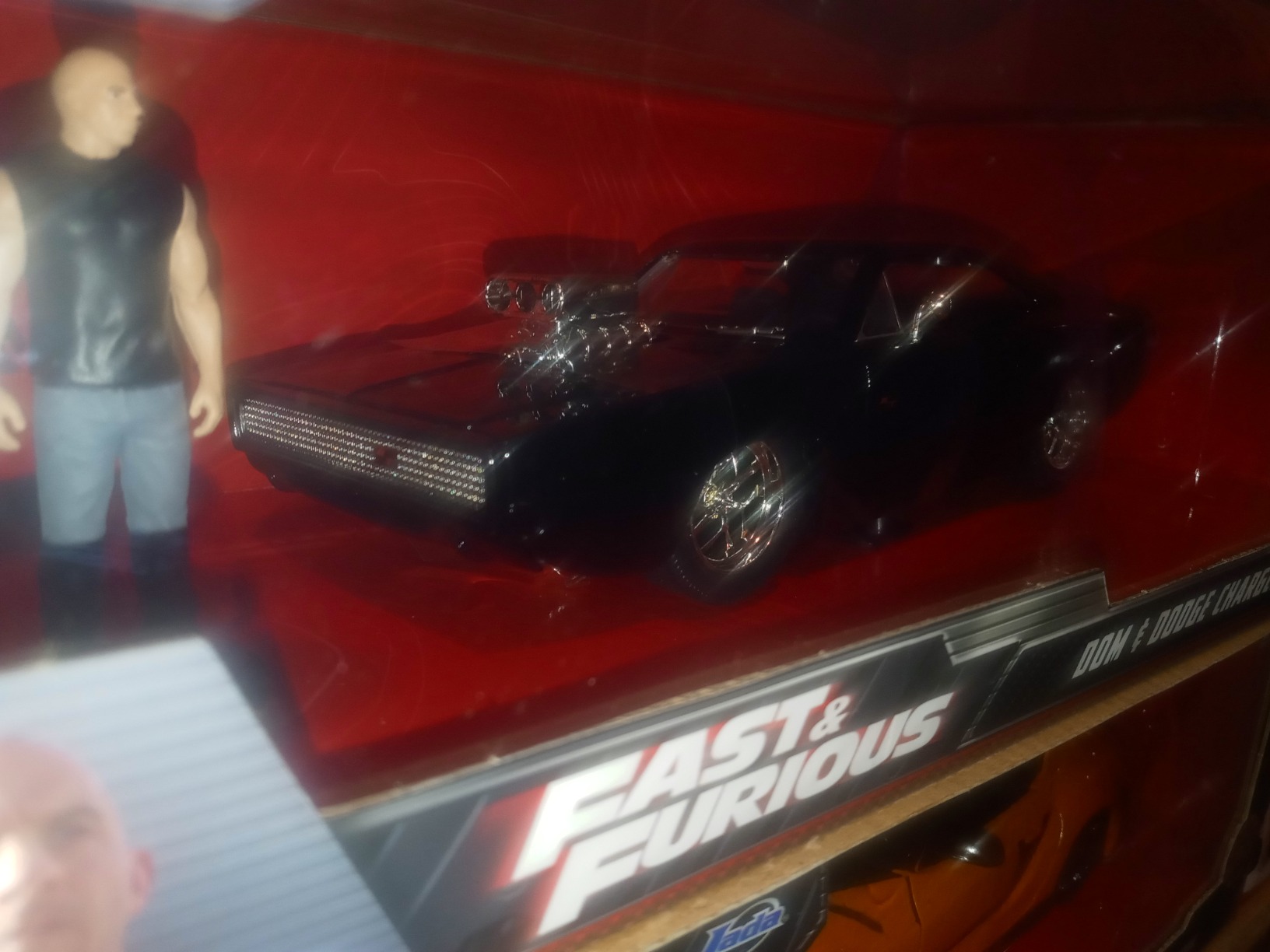 Amazon.com: Fast & Furious 1:24 Dom's Dodge Charger Die-cast Car & 2.75 ...