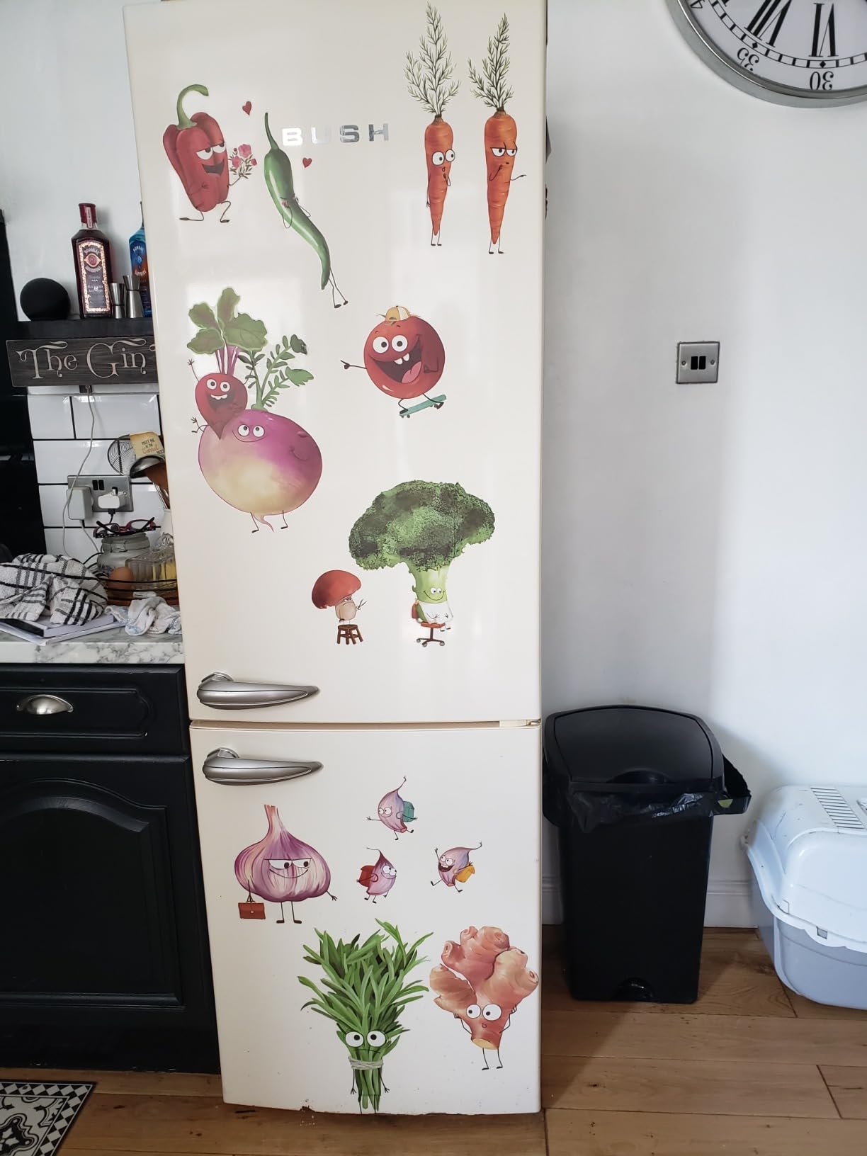 wondever Kitchen Food Wall Stickers Cartoon Vegetables Peel and Stick ...